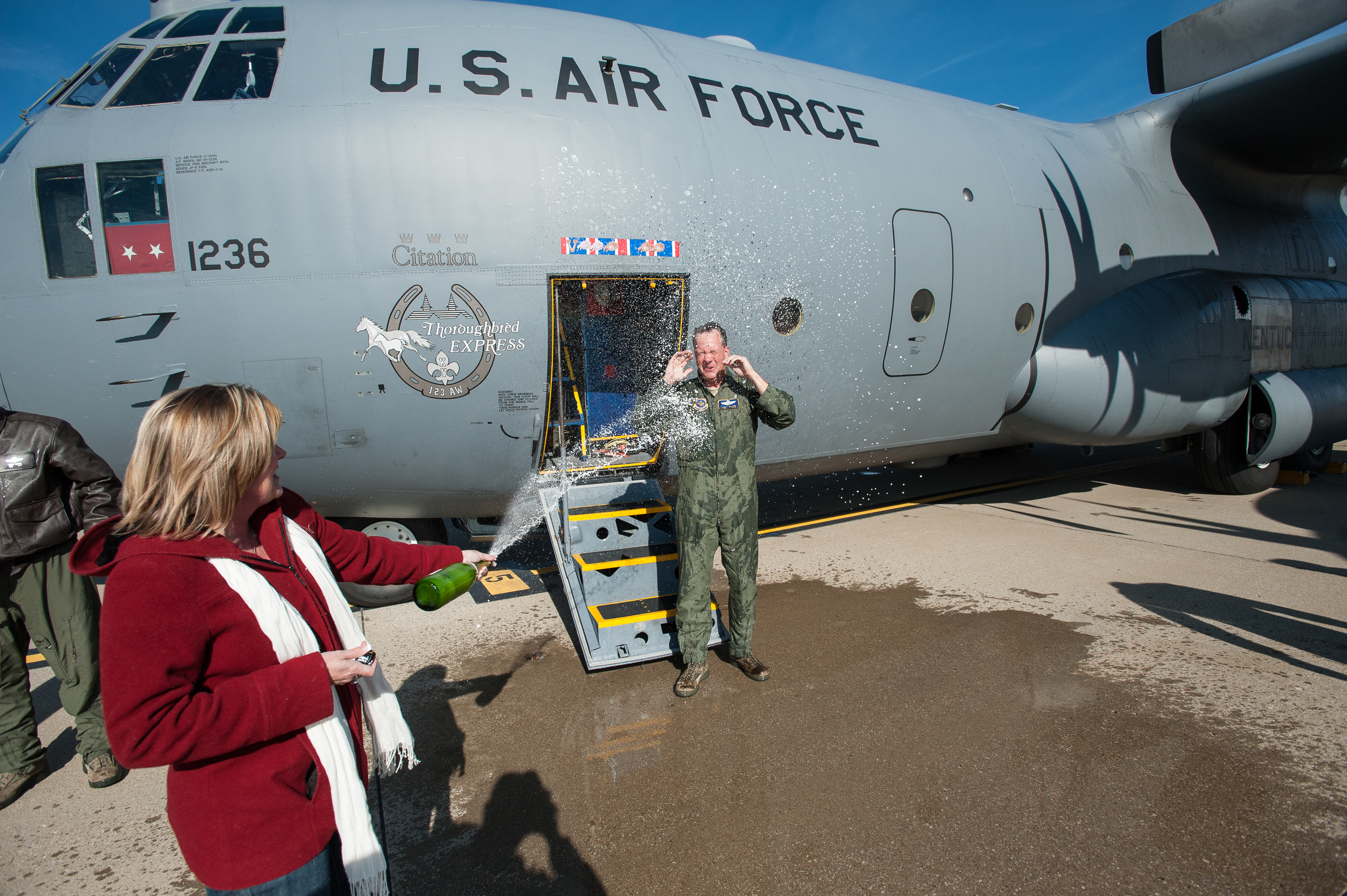 Wilson completes final flight in Kentucky Air Guard C-130 > 123rd ...