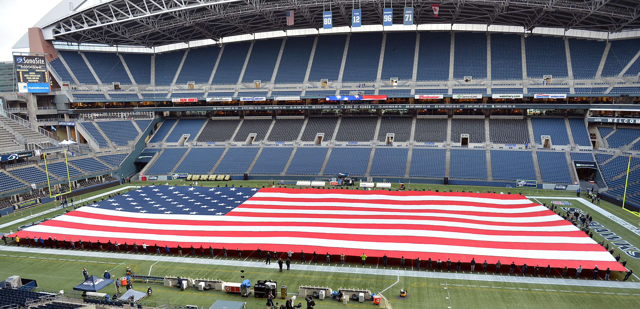 Reservists participate in Seahawks' Salute to Service game Nov. 17 ...