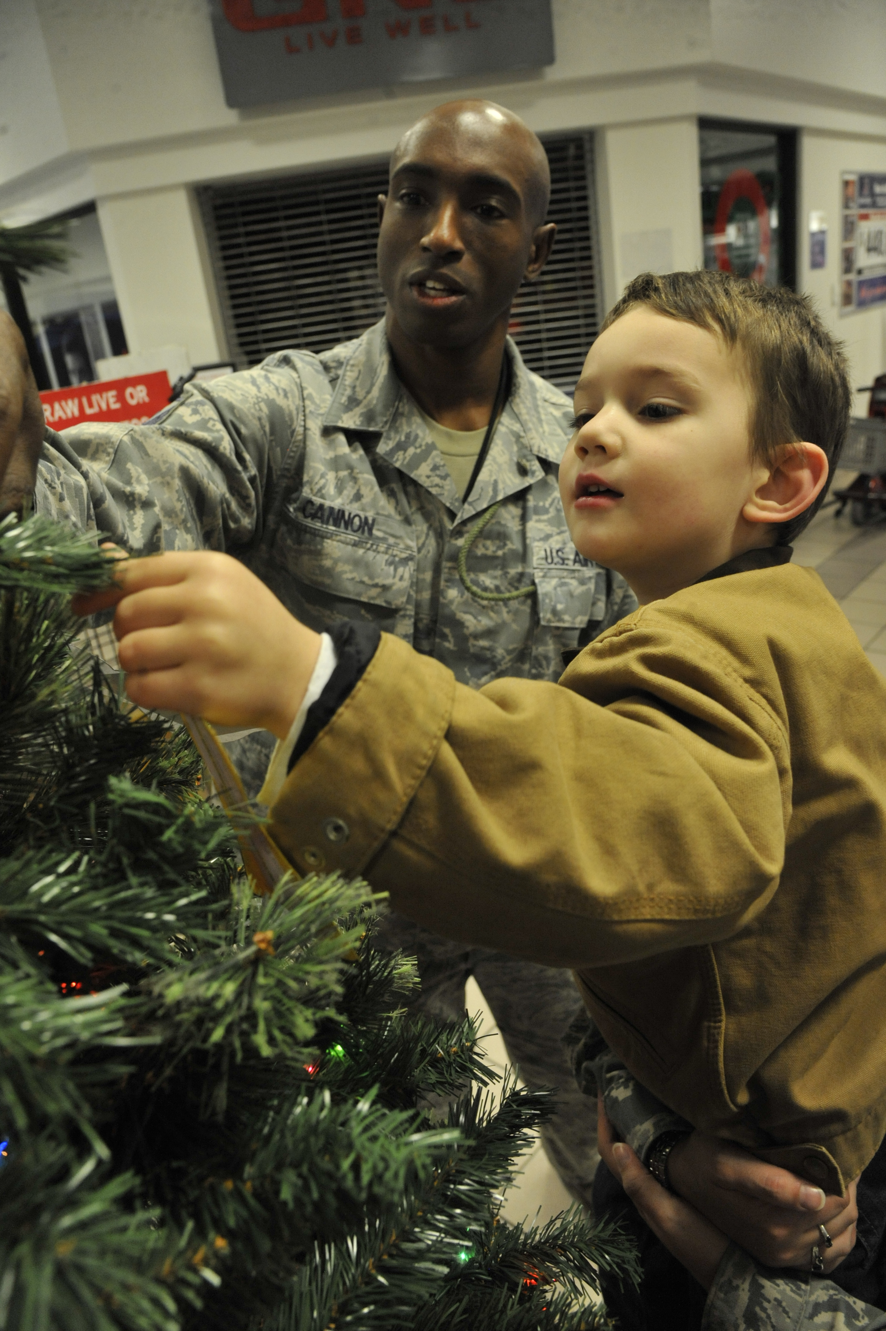 Angel Tree allows Team Whiteman to give back > Whiteman Air Force Base ...