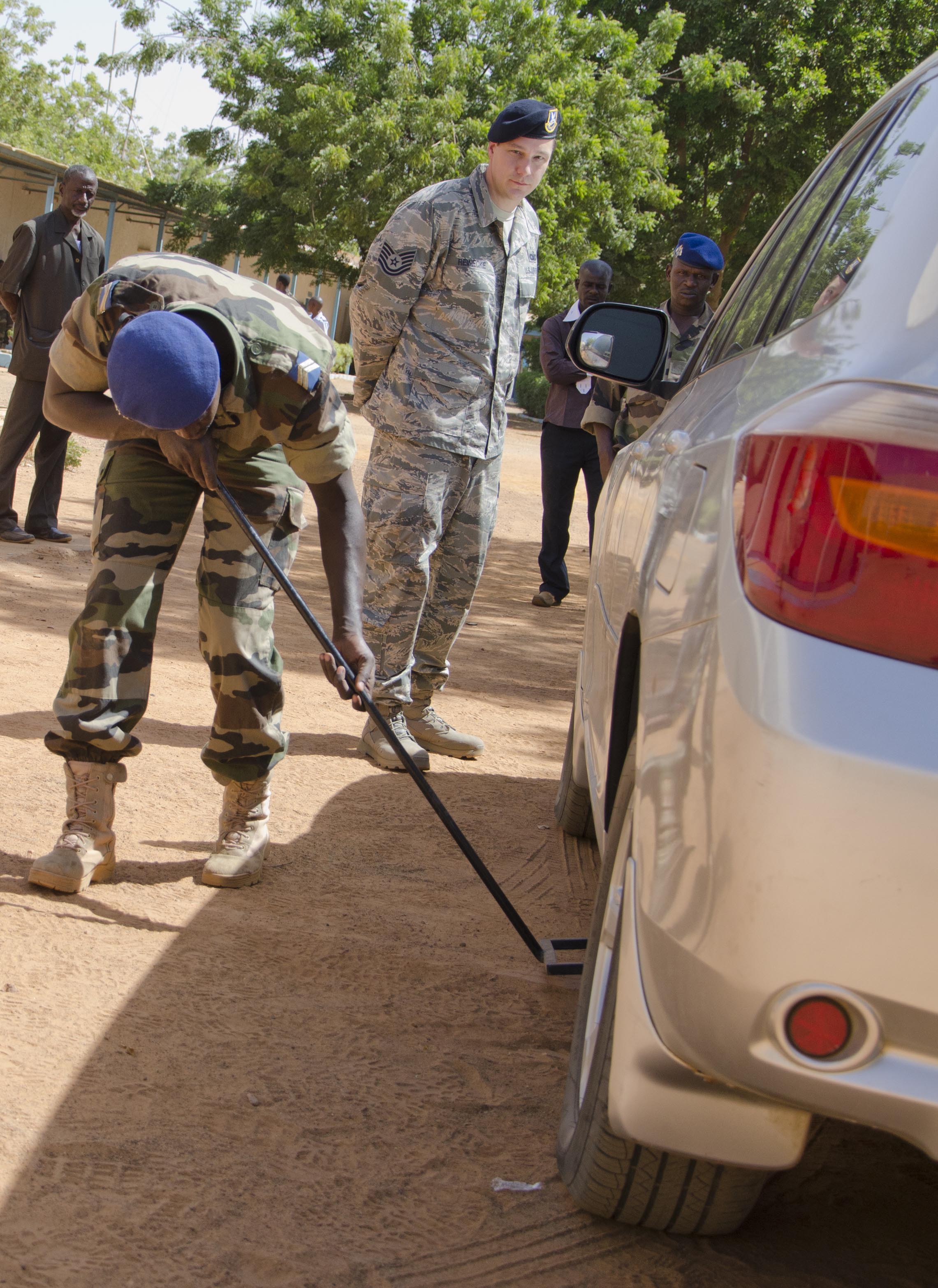 818 MSAS air advisors train Airmen in Niger > U.S. Air Force ...