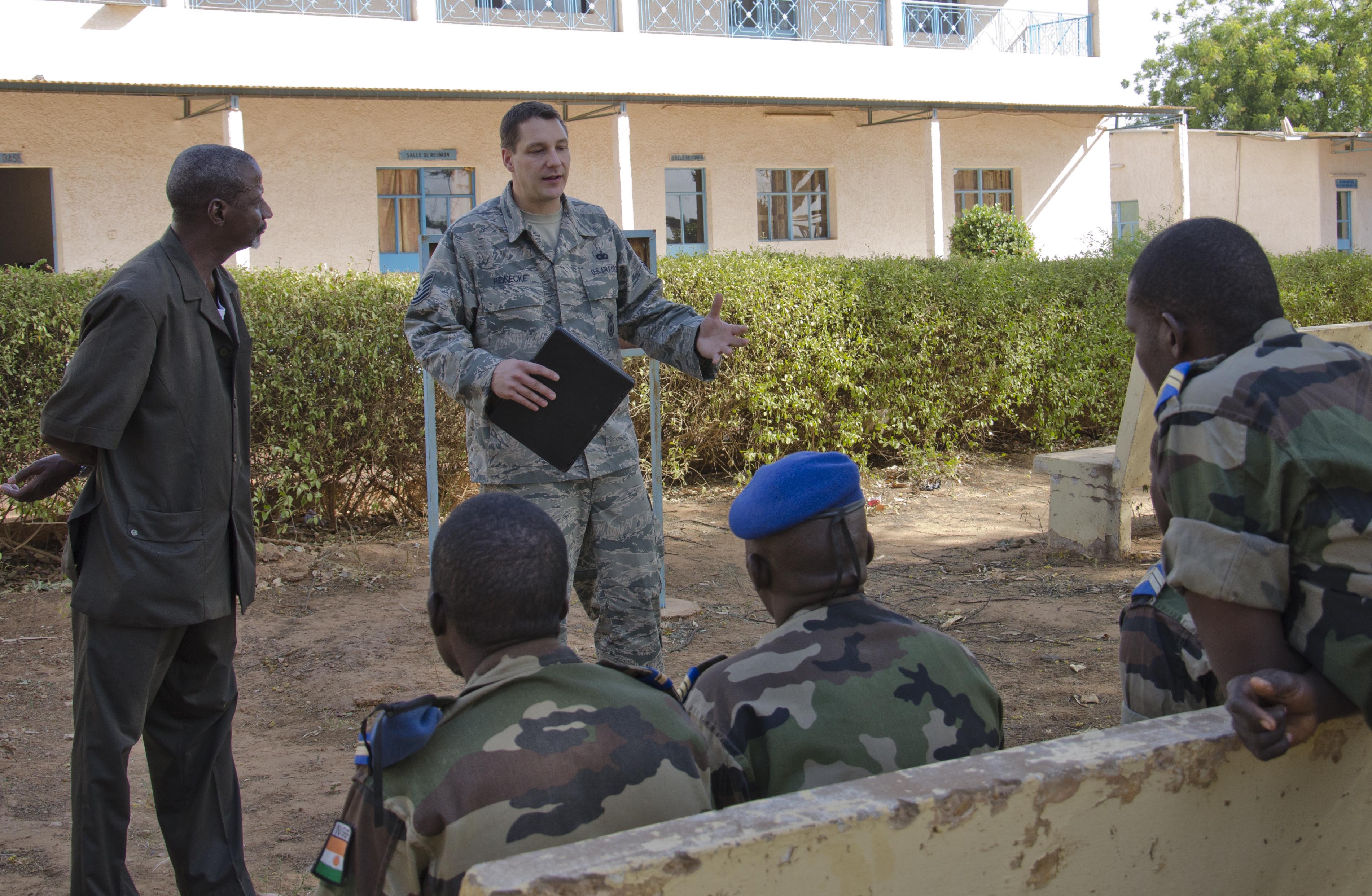 818 MSAS air advisors train Airmen in Niger > U.S. Air Force ...