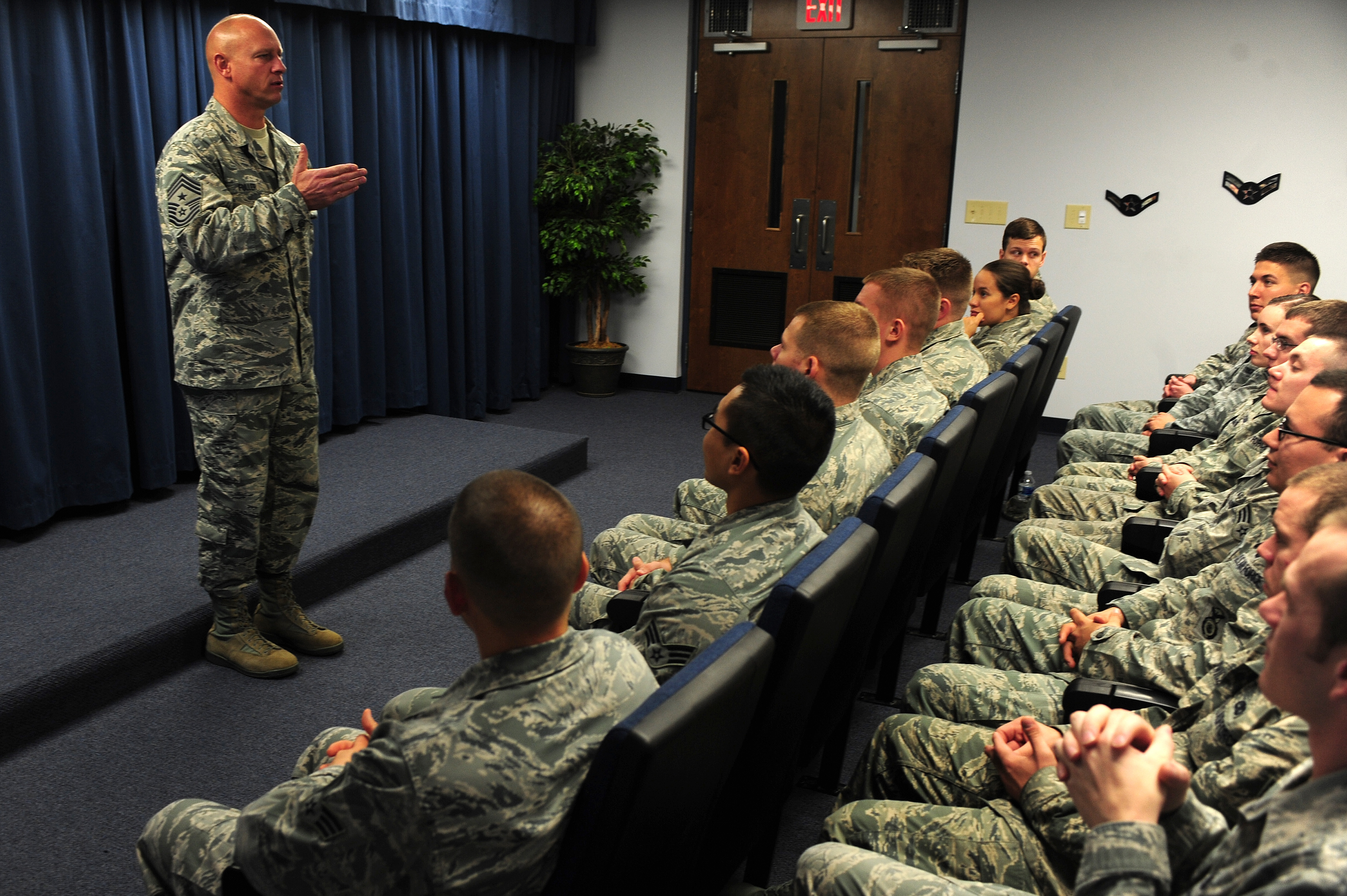 Ninth Air Force CCC takes time to talk with Seymour Johnson Airmen