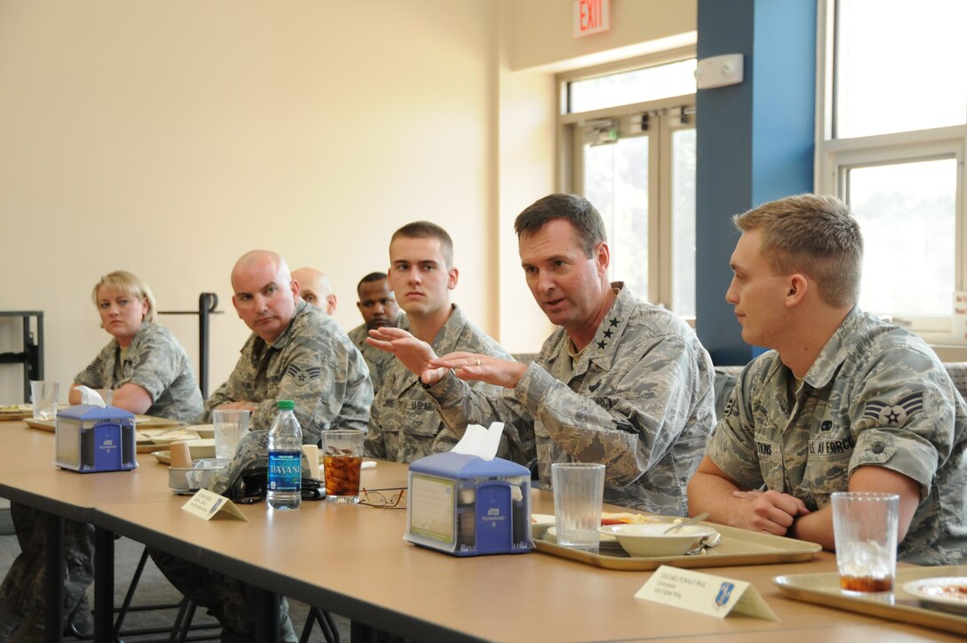 Vice Chief of the National Guard Bureau visits 183d Fighter Wing