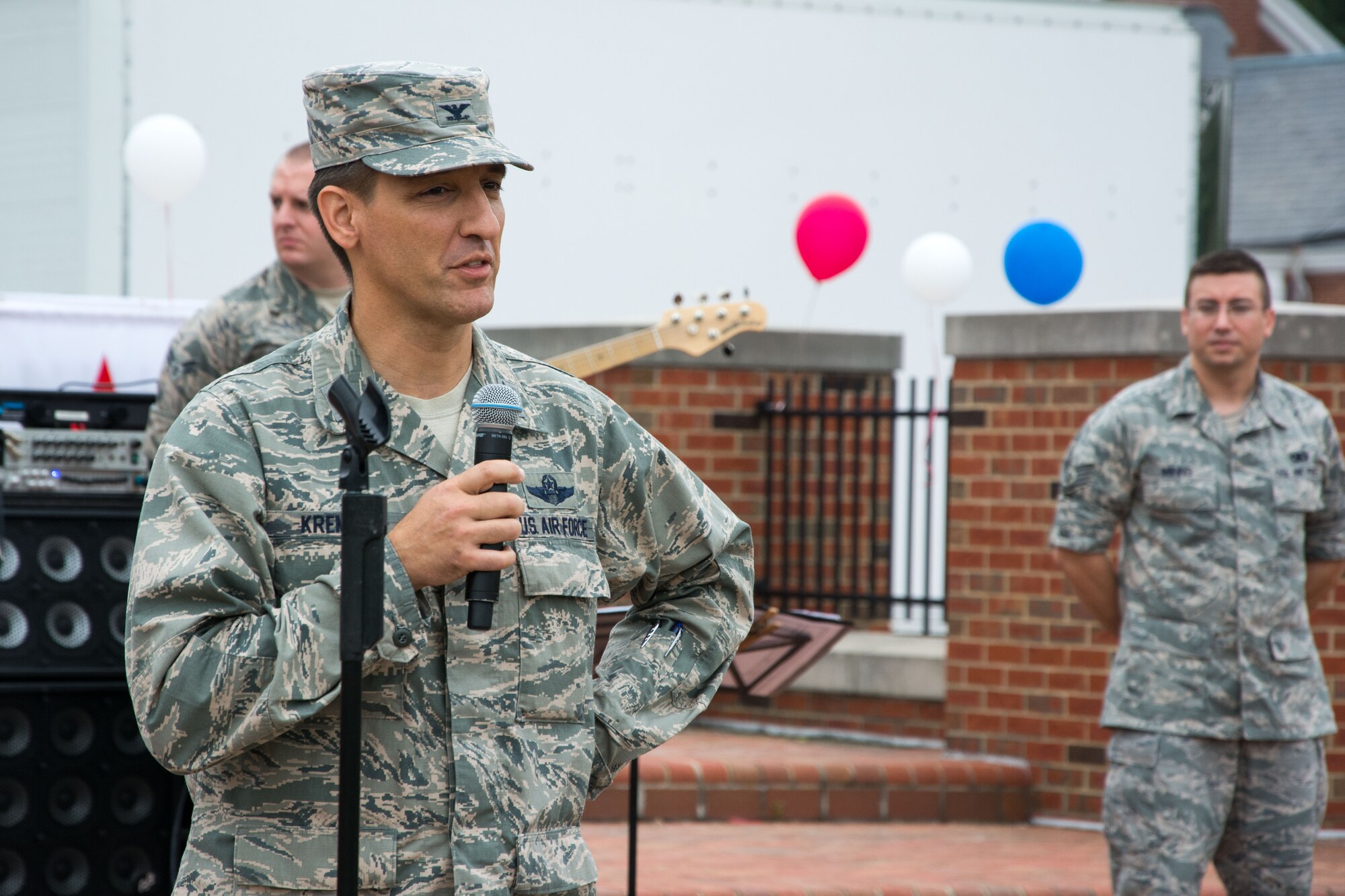 Base hosts event to kick-off Combined Federal Campaign > Scott Air ...