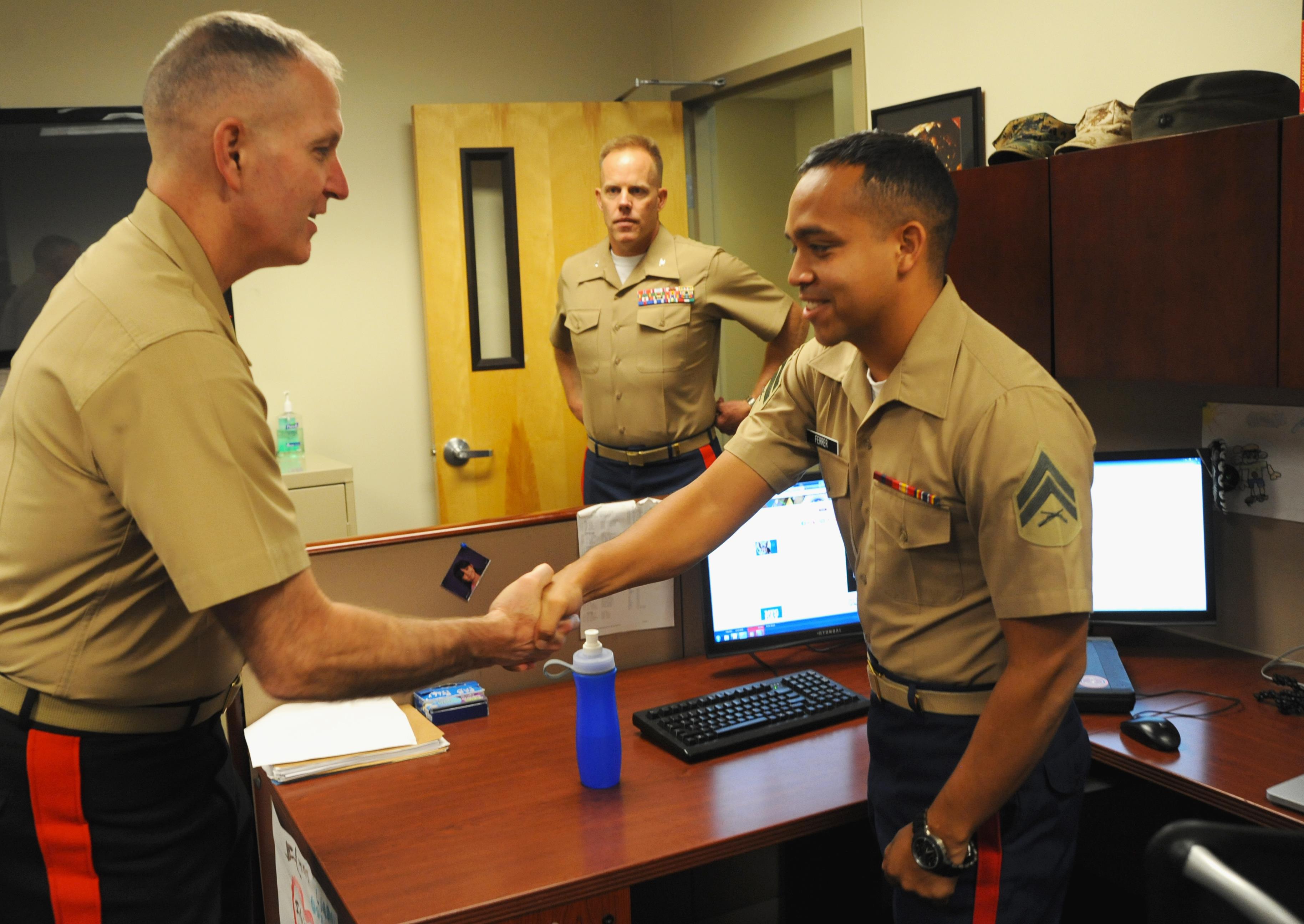 MCRC Commanding General visits Texas Marines