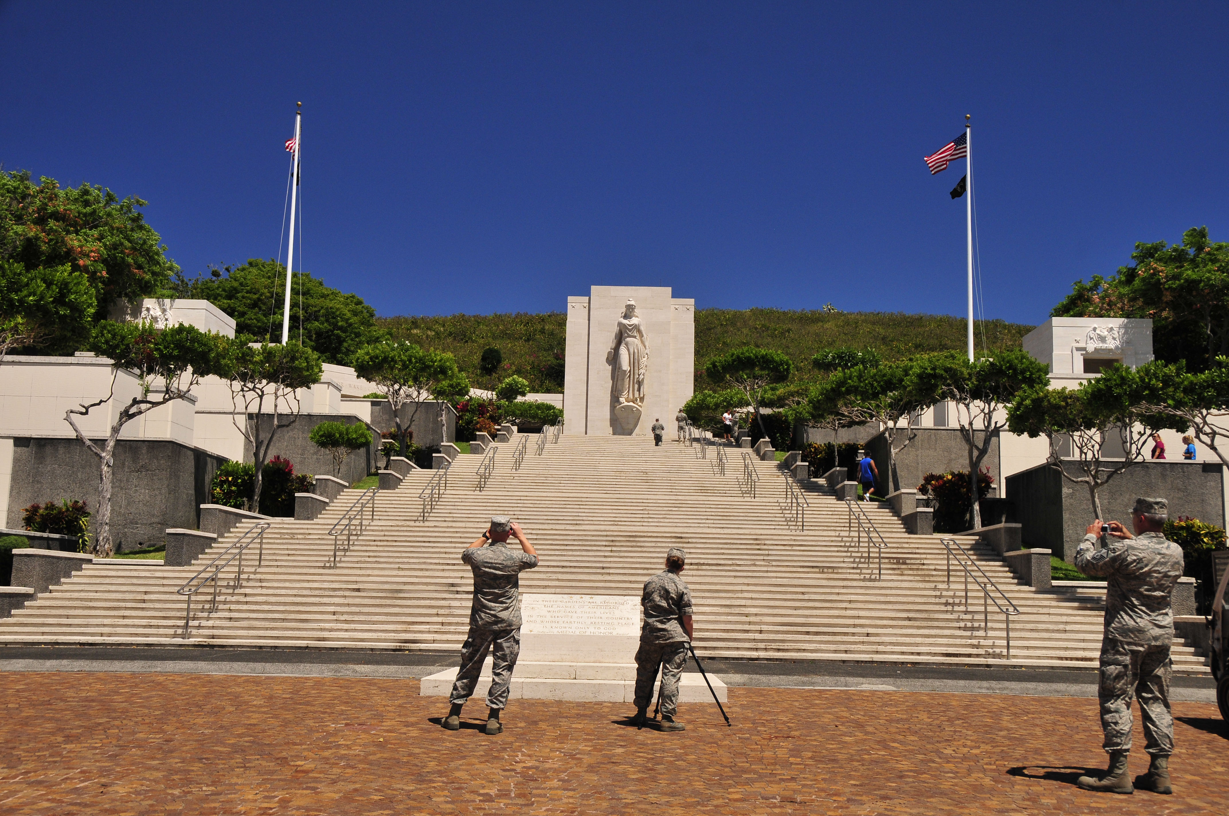 134 ARW Airmen Pay Respects at The Punchbowl > 134th Air Refueling Wing ...