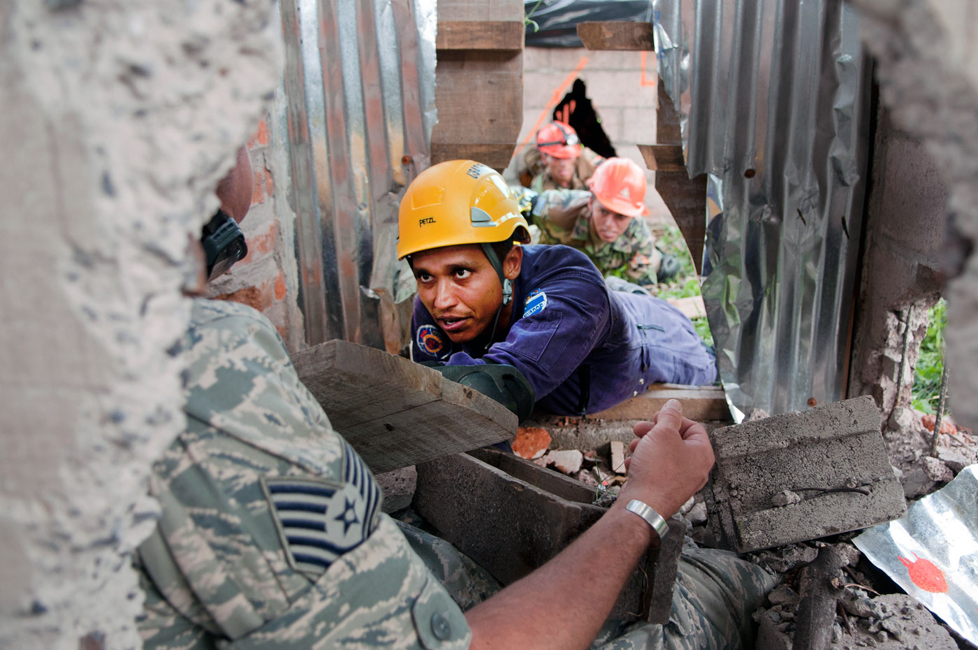 New Hampshire Air National Guard medics travel to El Salvador, take part in urban search and ...