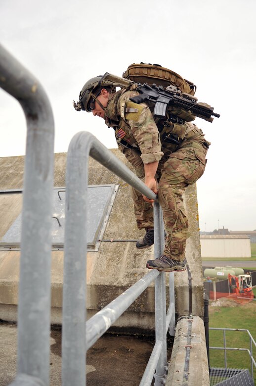 PJs execute confined space extraction exercise > Air Force Special ...