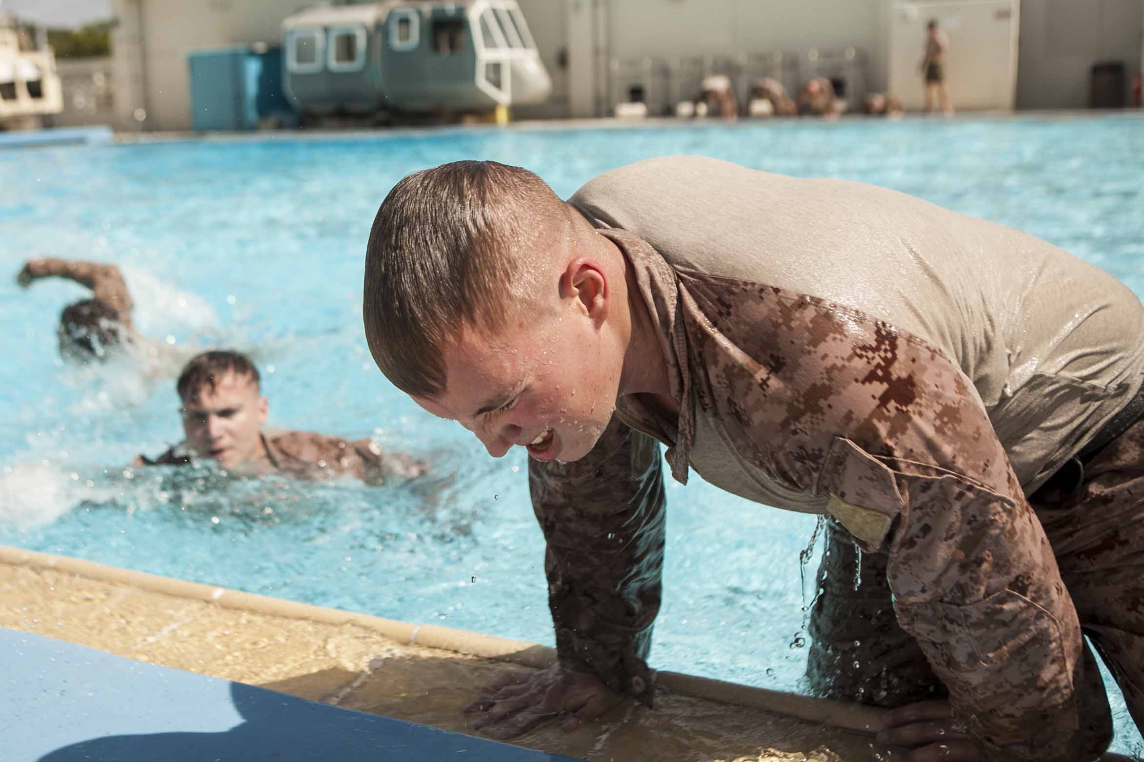 Marines battle fatigue, obstacles during combat endurance test > United ...