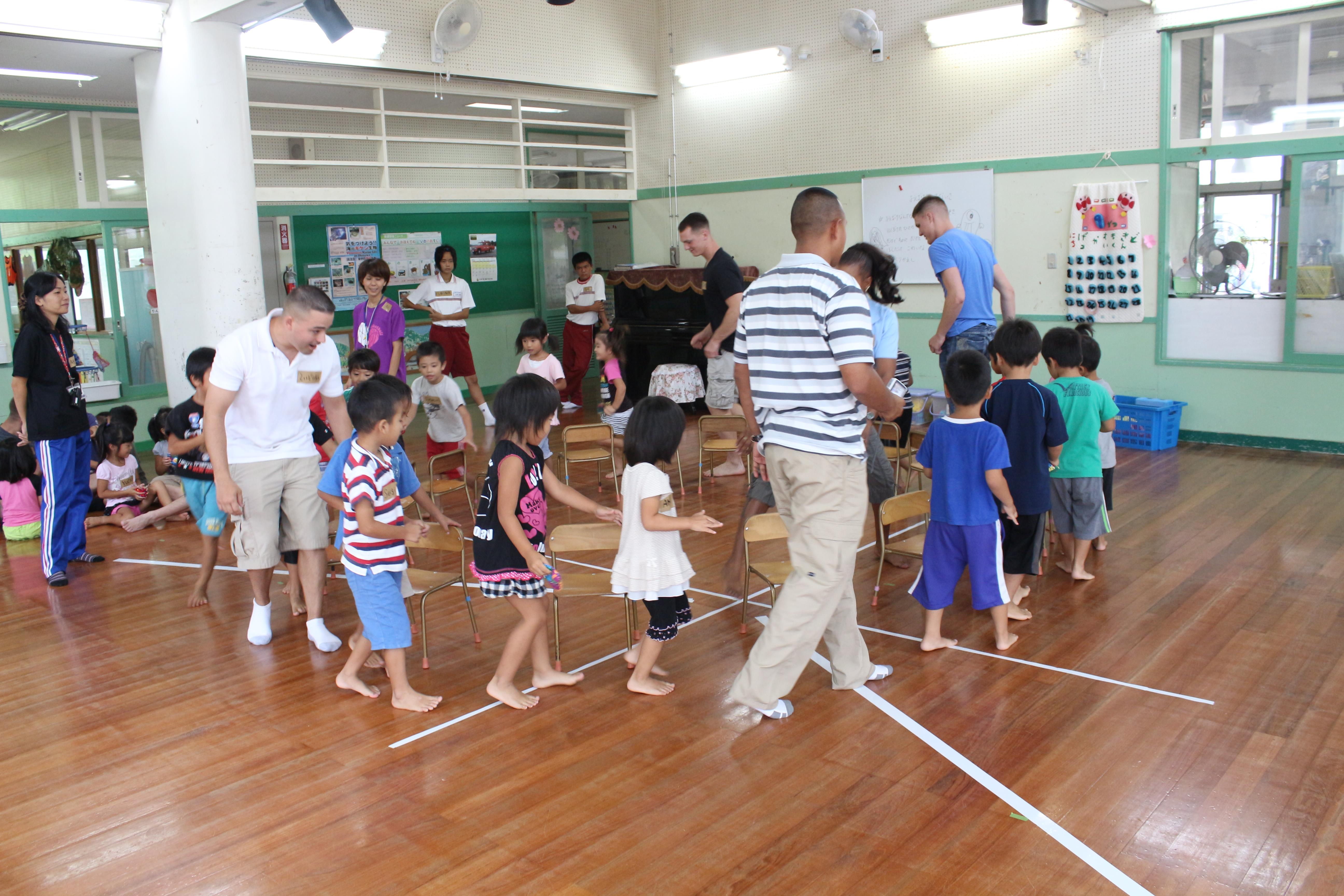 Marines, Okinawan children connect during visit > United States Marine ...