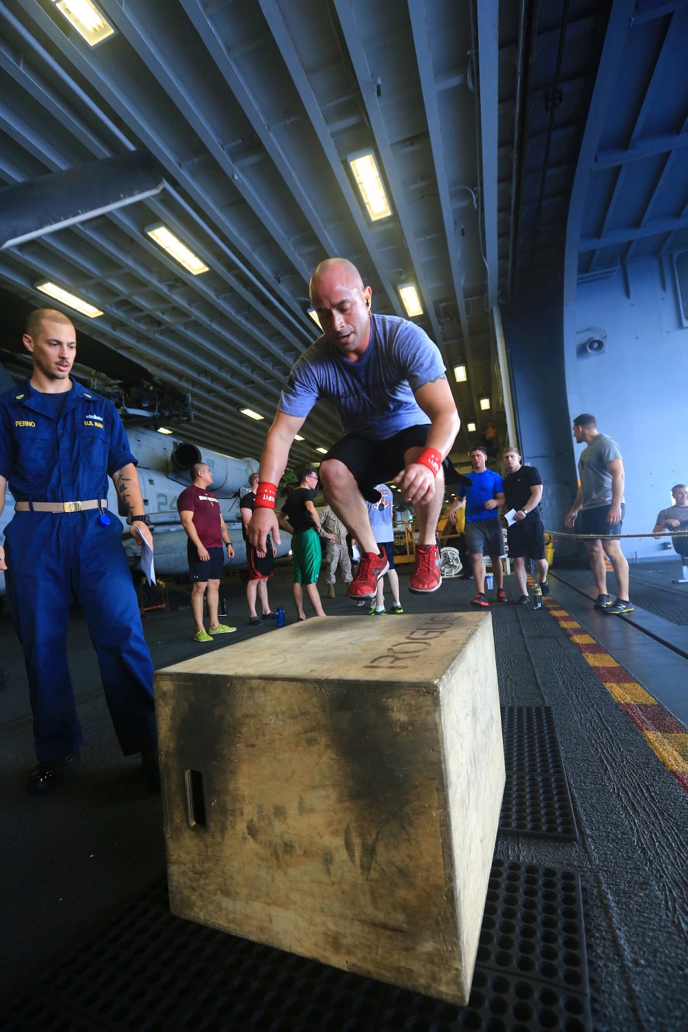Marines and sailors take on Crossfit's 'Fight Gone Bad'