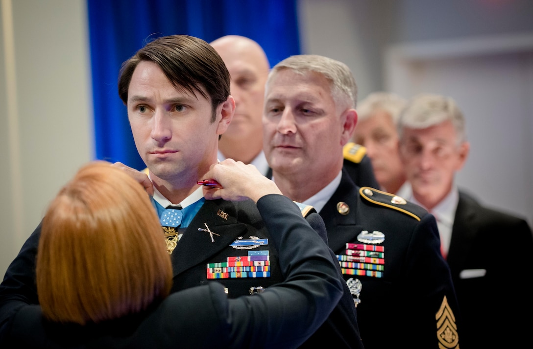 Former Army Capt. William D. Swenson, Medal of Honor recipient ...