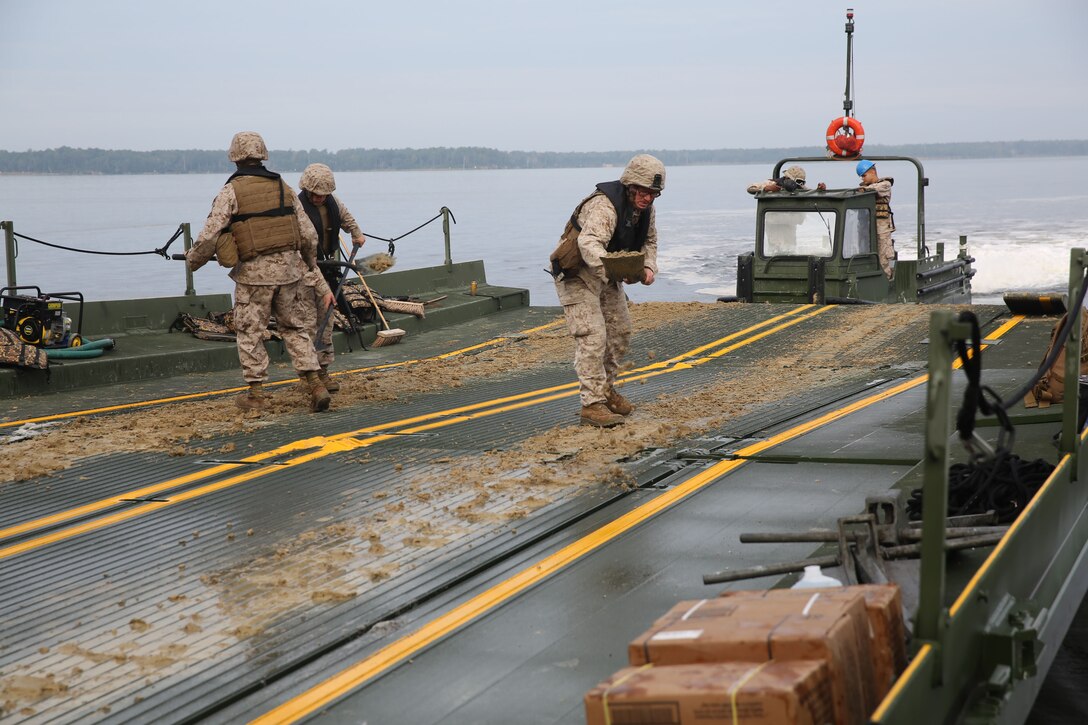 Floating tanks: Bridge Co., 2nd Tanks partner for training exercise