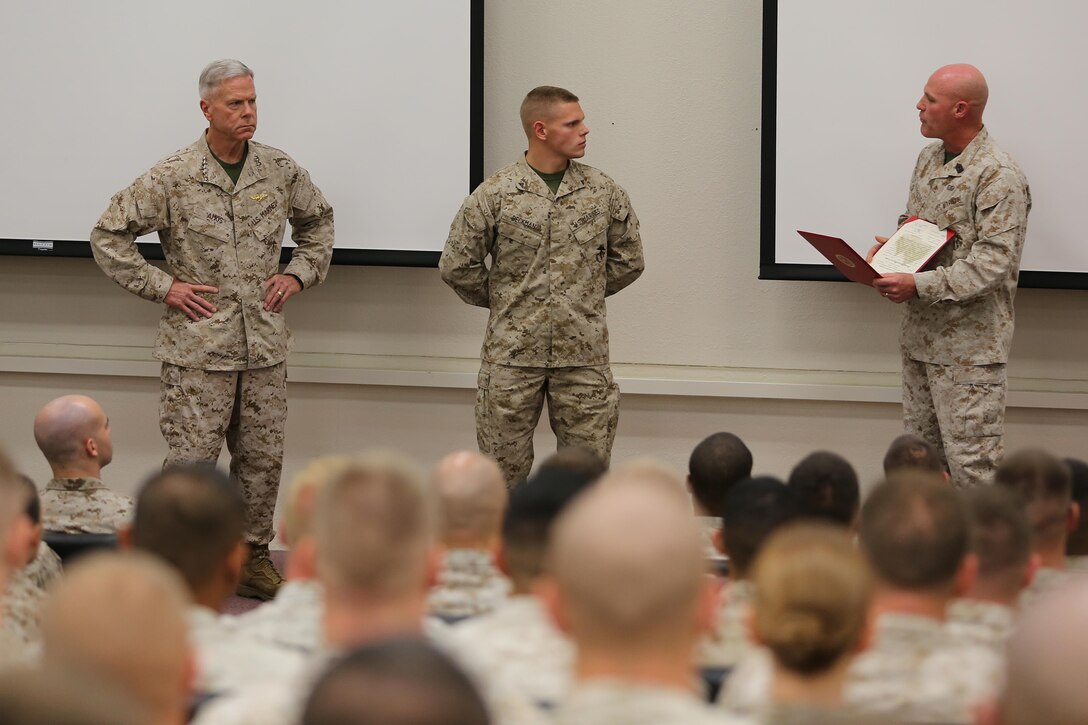 Commandant, First Lady and Sergeant Major of the Marine Corps visit 3rd MAW