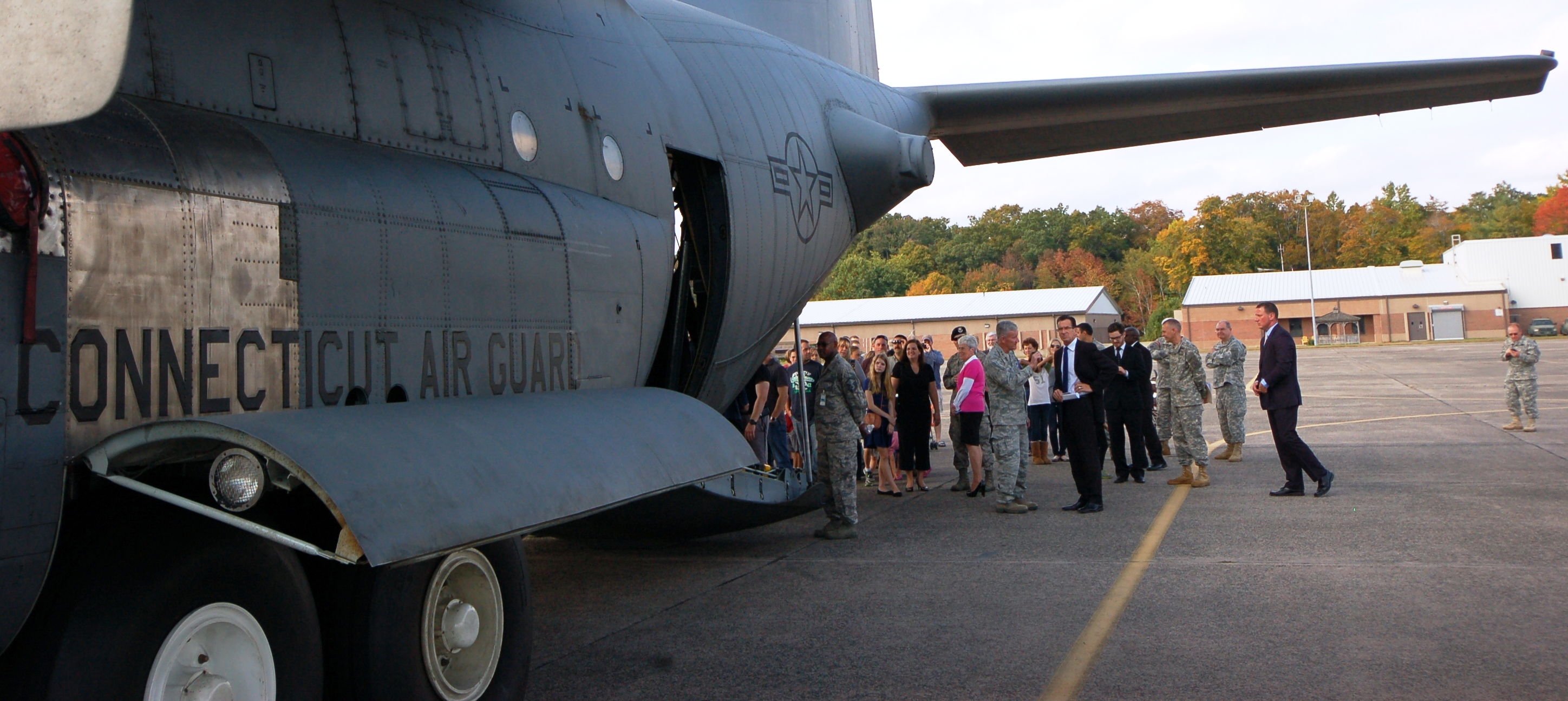 Flying Yankees celebrate aircraft roll out > 103rd Airlift Wing ...
