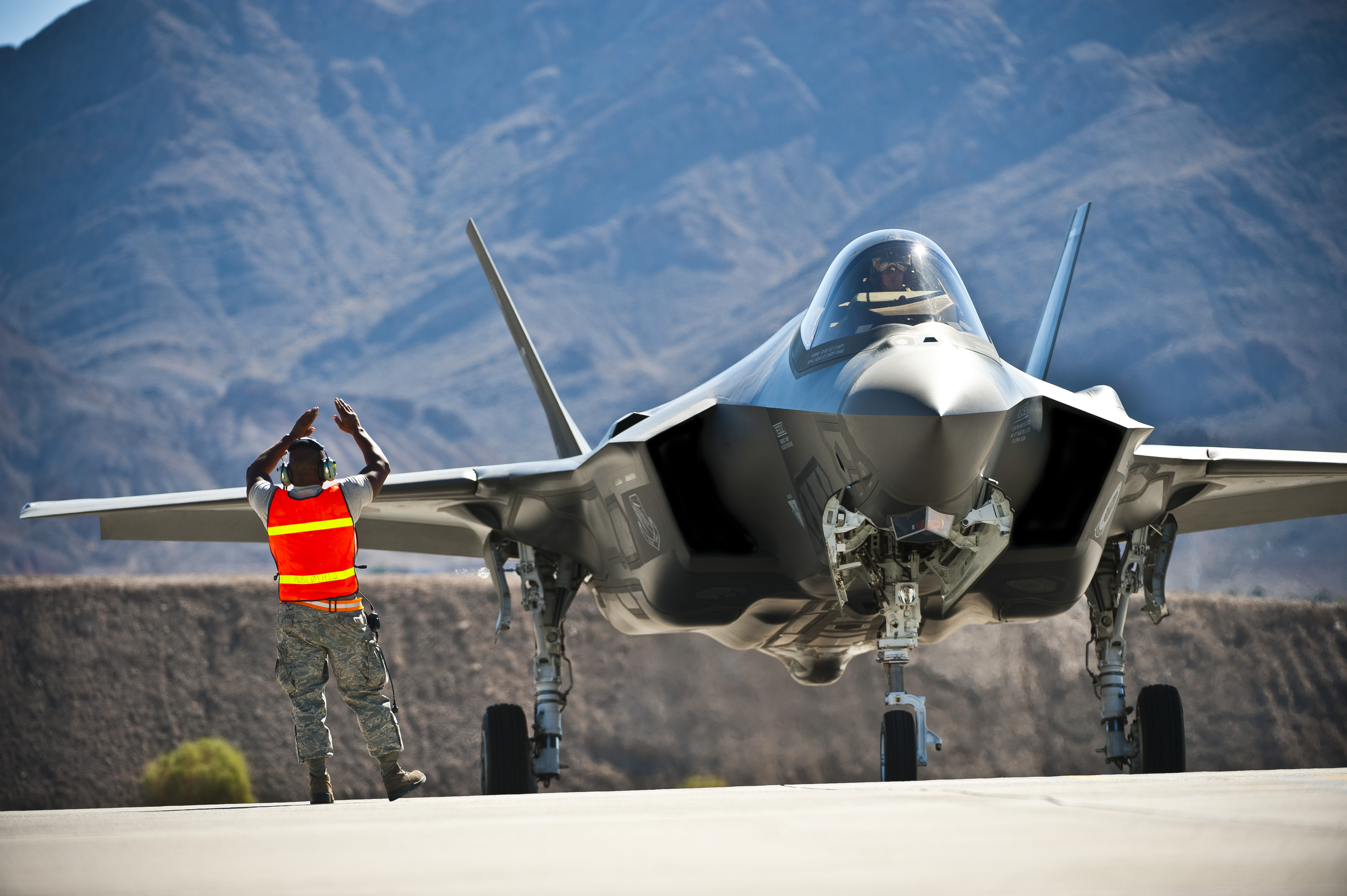 57th AMXS Lightning AMU conducts first hot pit training > Nellis Air ...