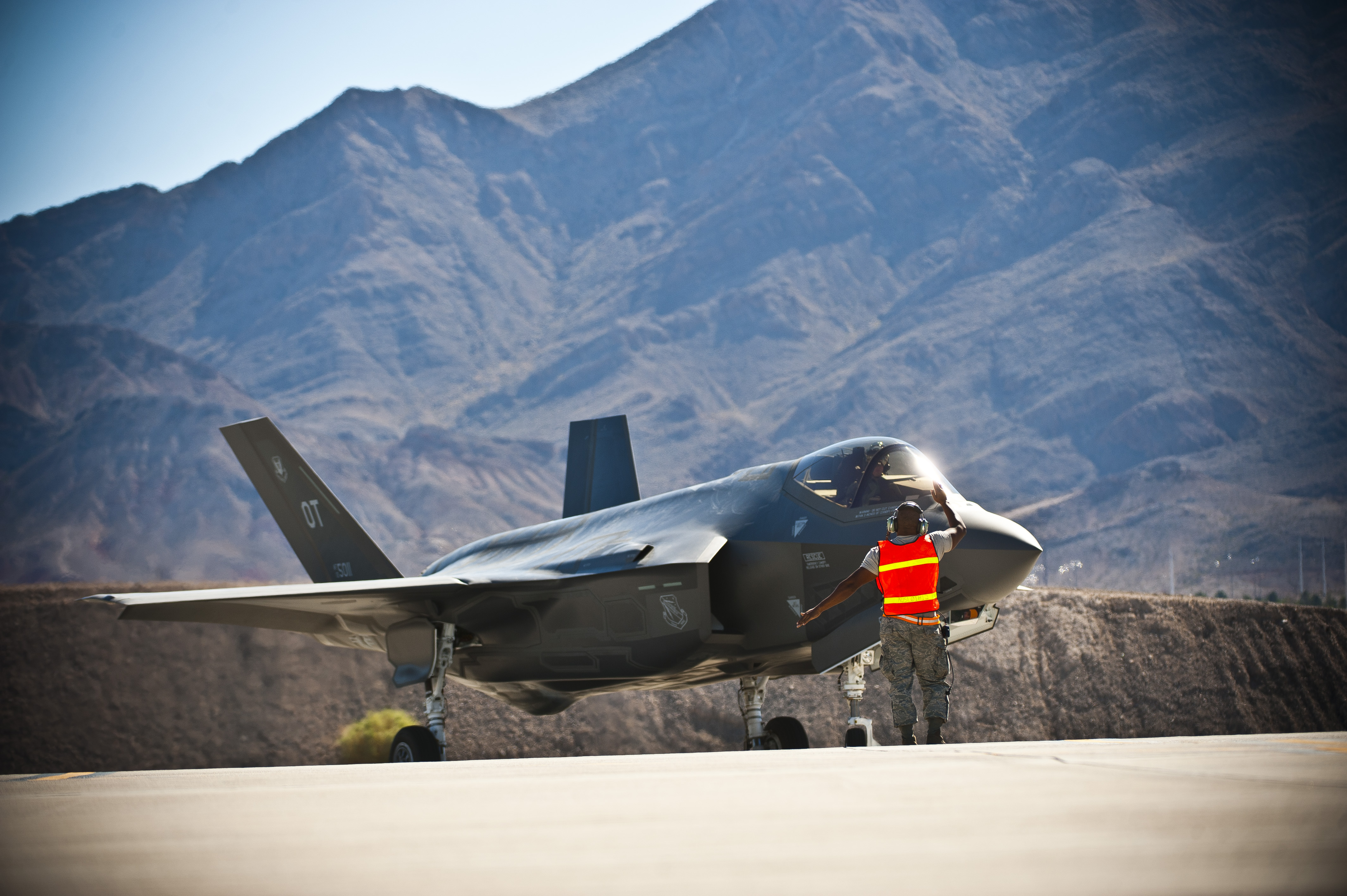 57th AMXS Lightning AMU conducts first hot pit training > Nellis Air ...