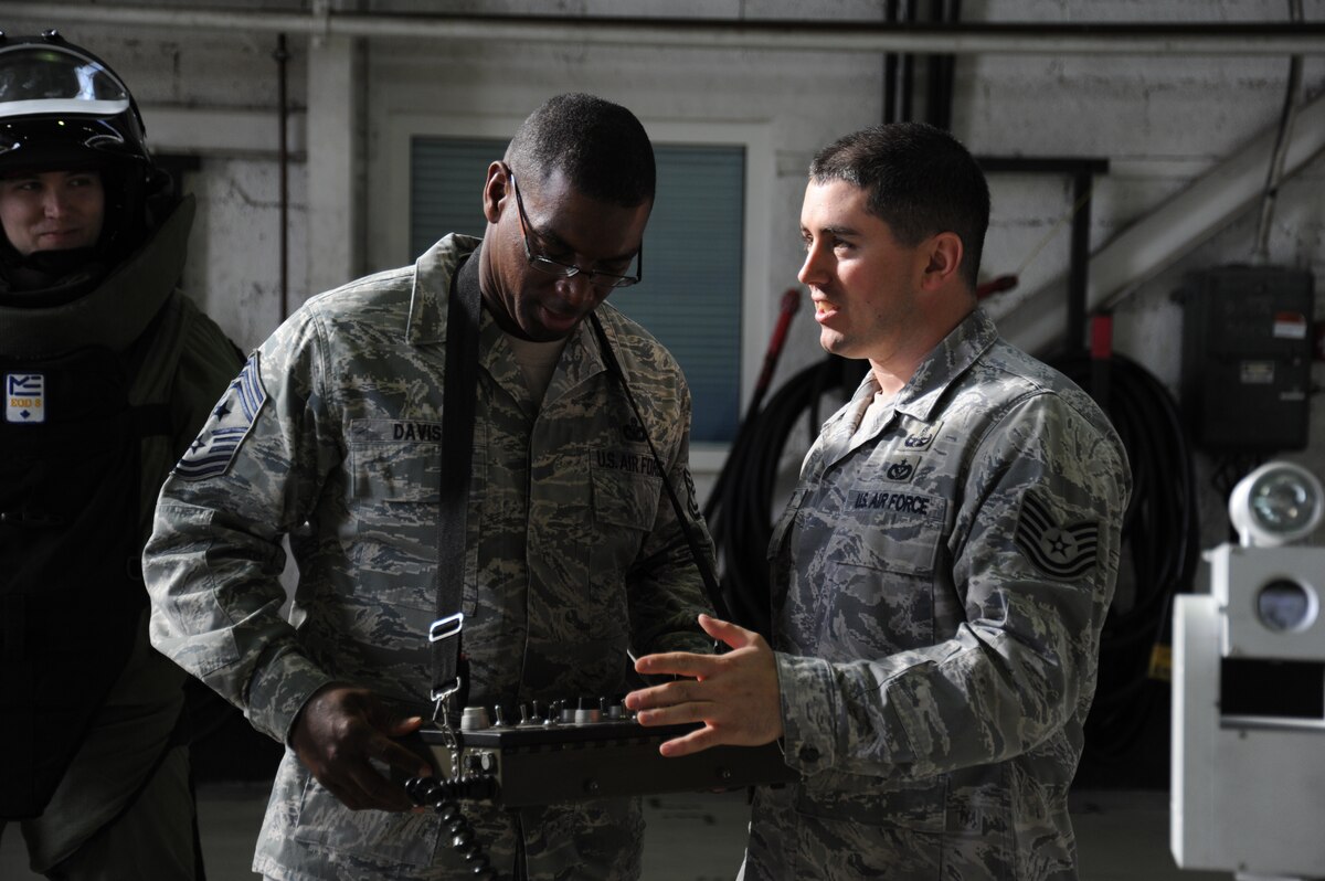 USAFE-AFAFRICA leadership to Airmen: Cultivate a culture of change > U ...