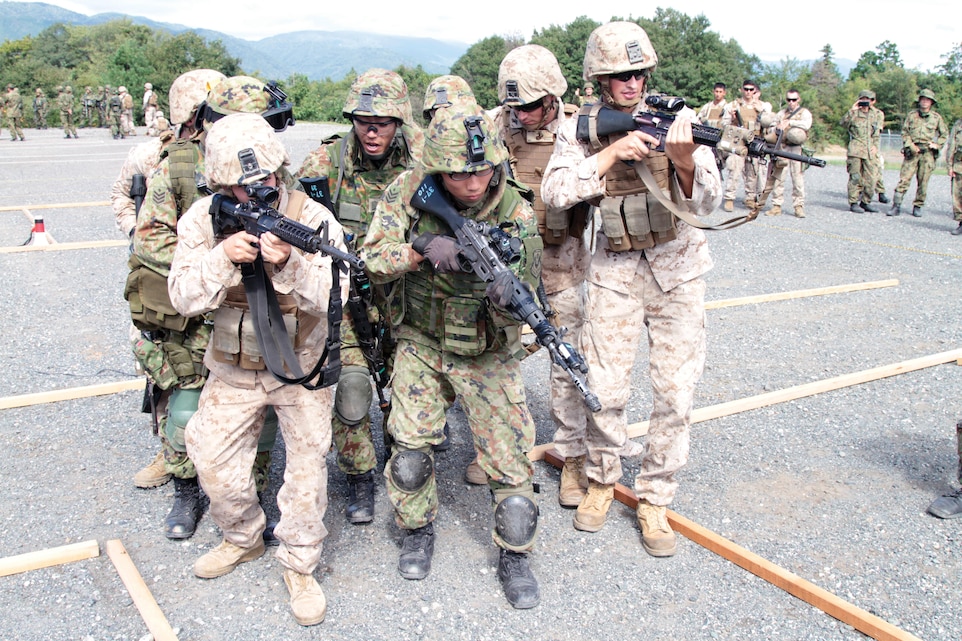 Marines, JGSDF push through weather during final exercise > United ...
