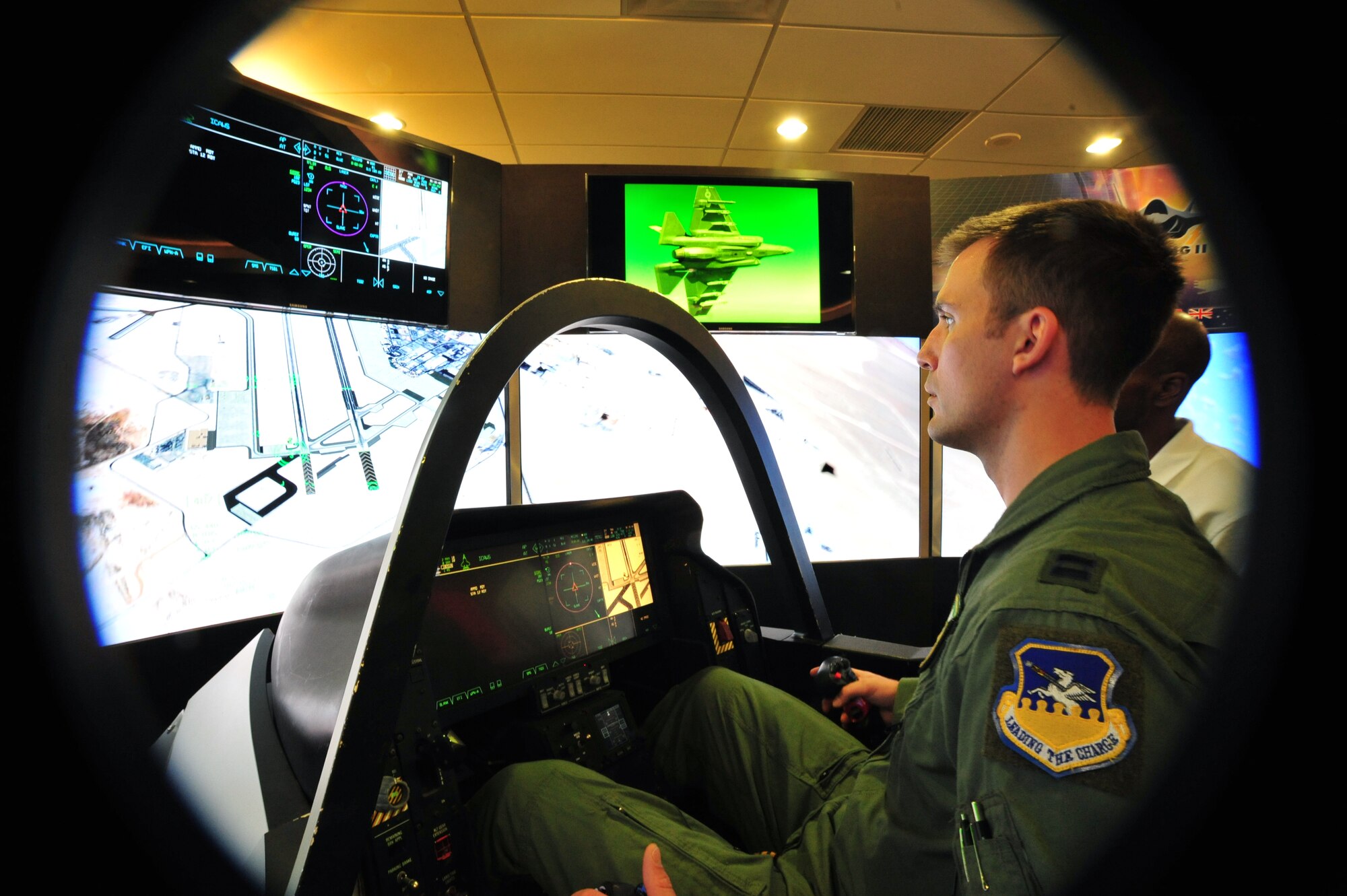 Flight simulator gives first-hand look at F-35A capabilities > Osan Air ...