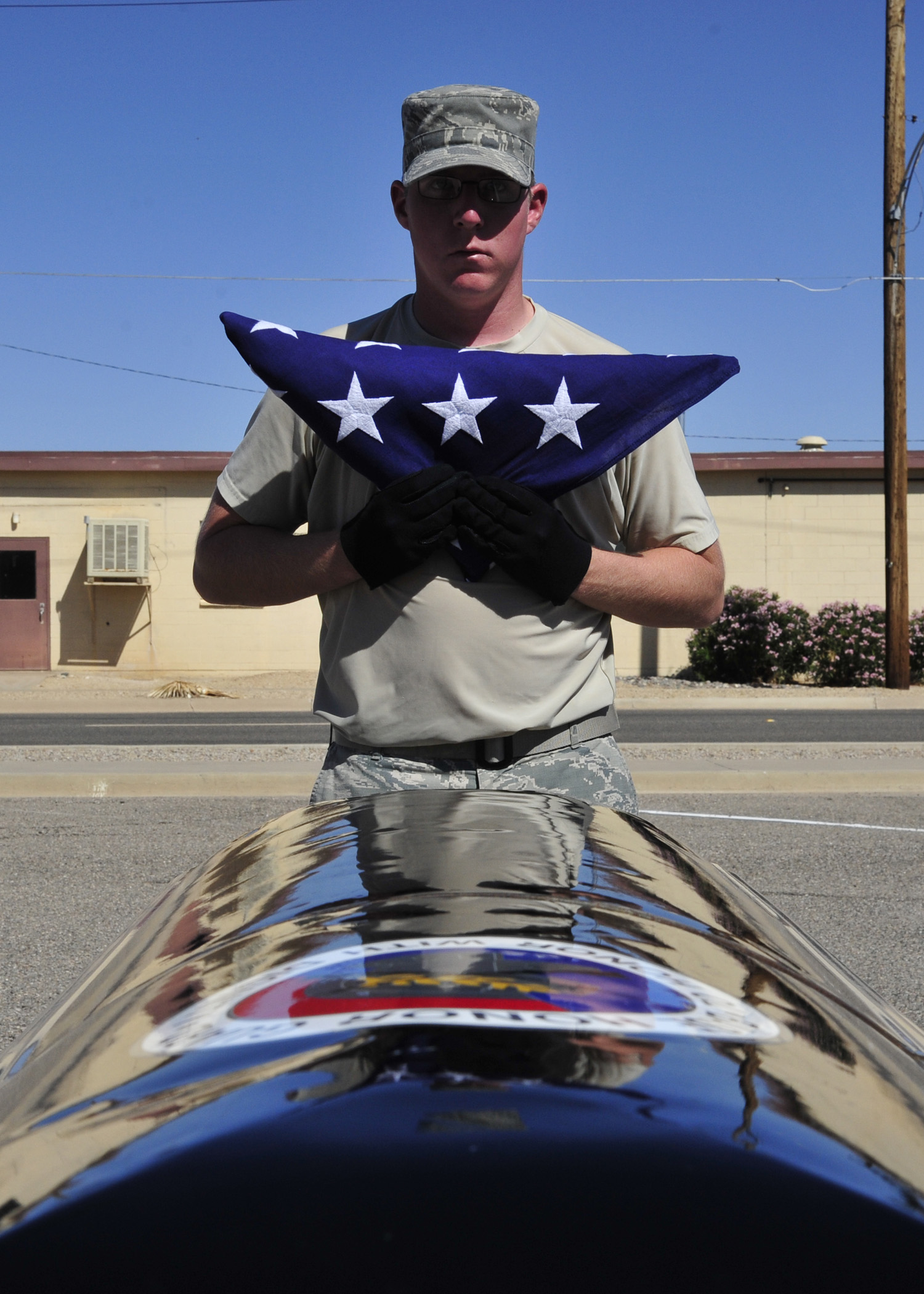 Airmen serve to honor fallen > Luke Air Force Base > Article Display