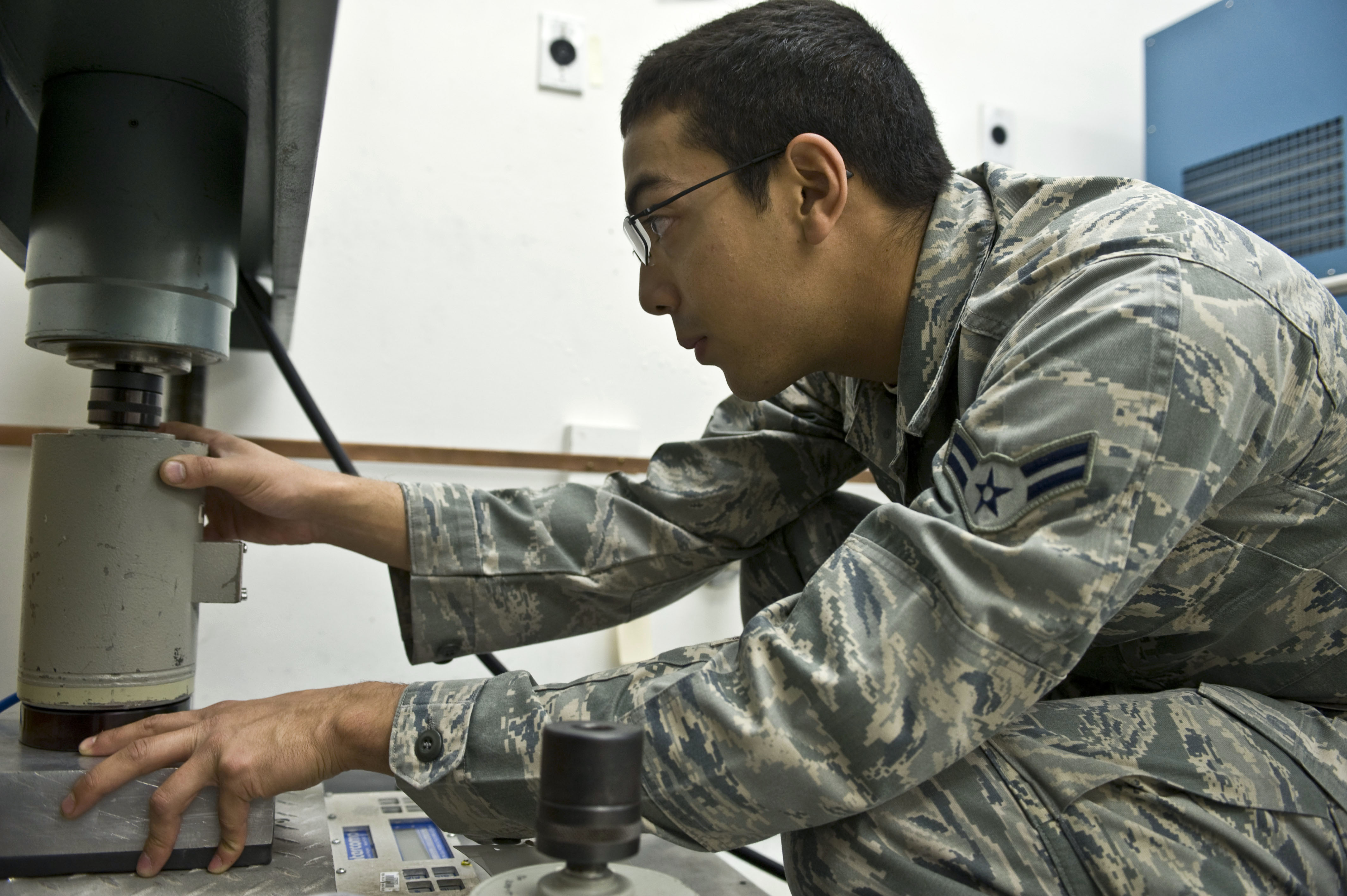 PMEL Airmen maintain, calibrate equipment to smallest detail > Nellis ...