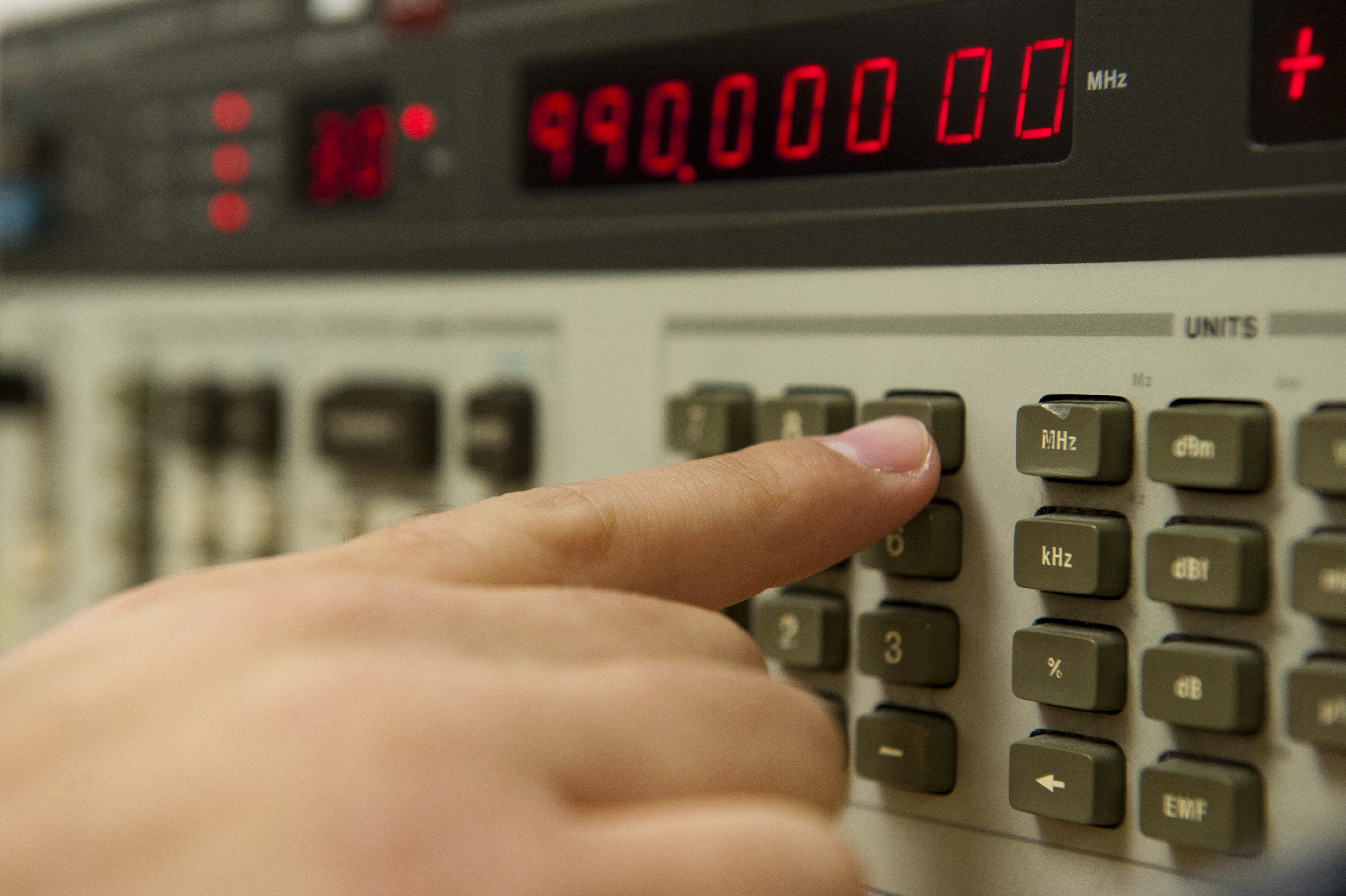 PMEL Airmen maintain, calibrate equipment to smallest detail > Nellis ...
