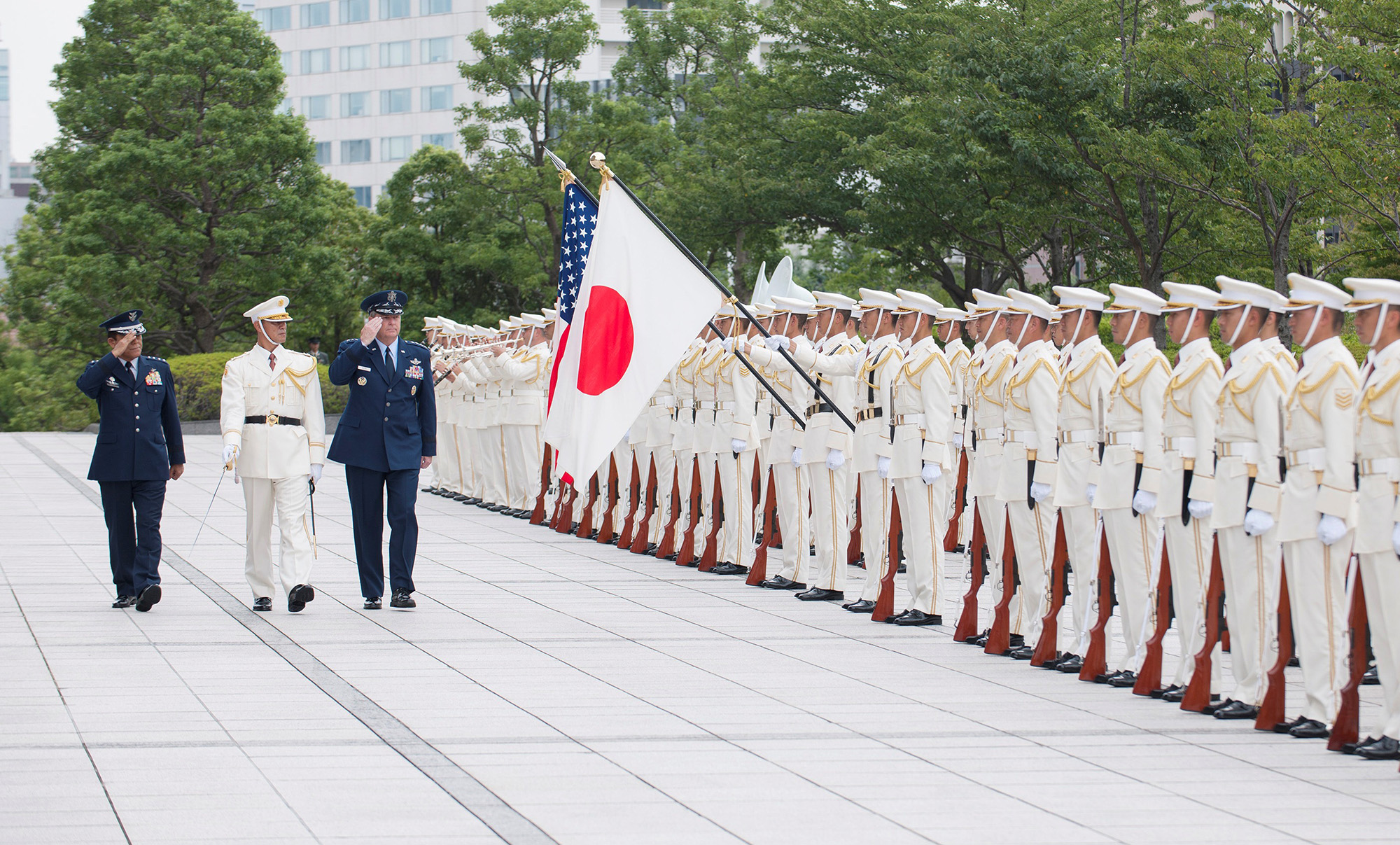 CSAF, CMSAF tour PACAF > Air University (AU) > Air University News