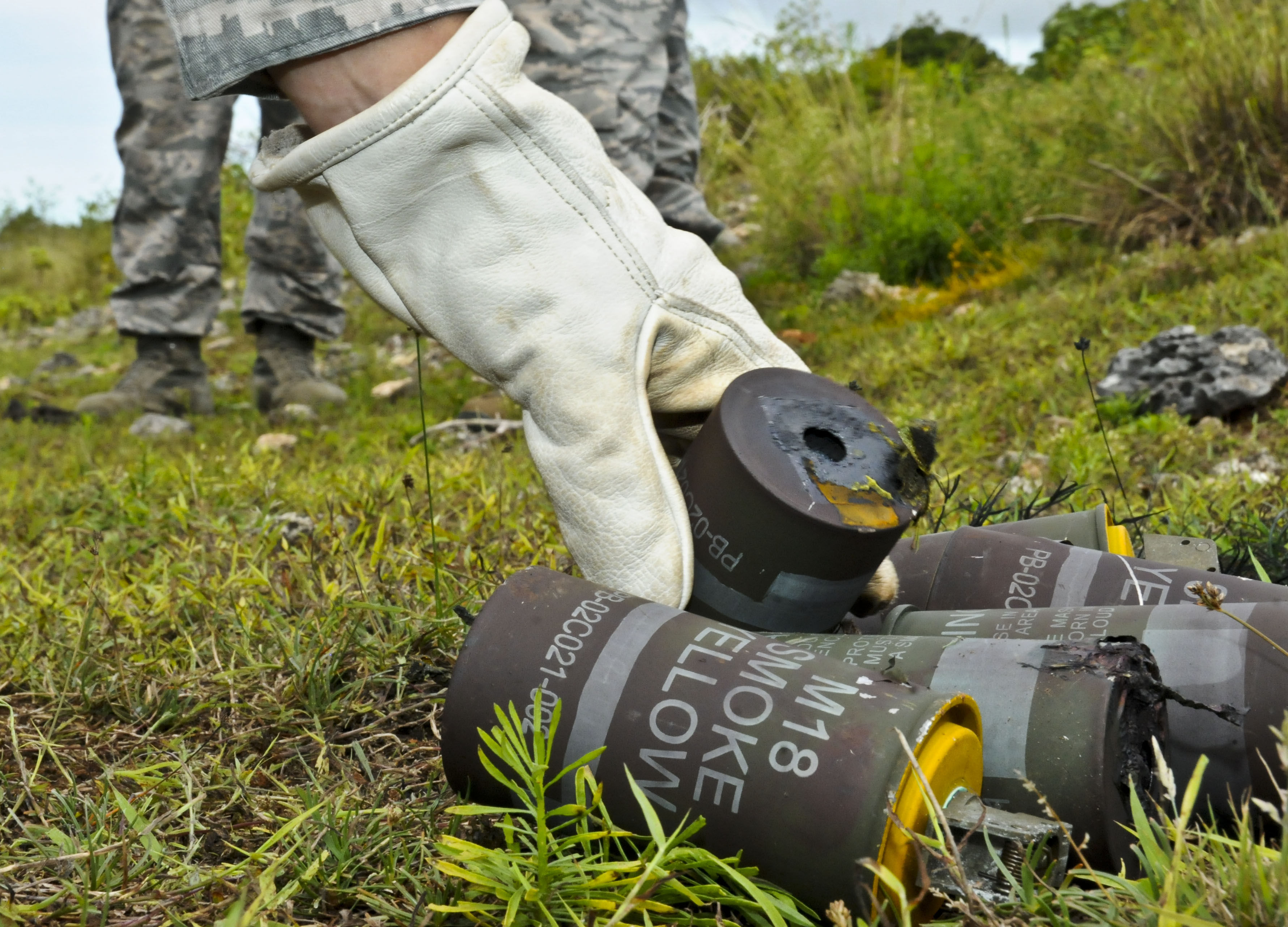 EOD trains Airmen to use ground burst simulators > Andersen Air Force ...