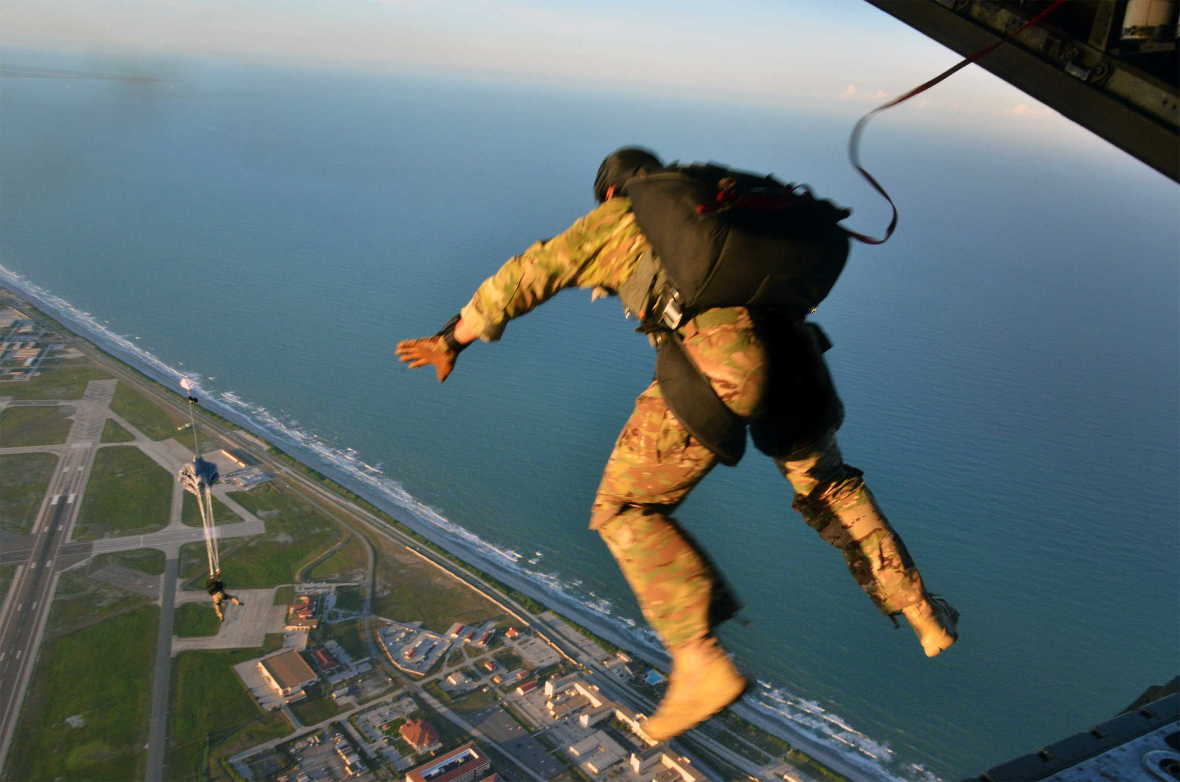 Reserve pararescuemen conduct training jump > 920th Rescue Wing ...