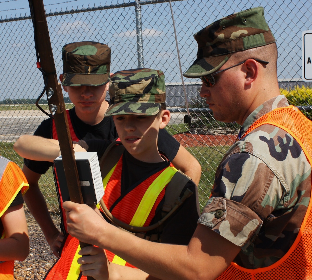 Civil Air Patrol cadets train with Emergency Locator Transmitters ...