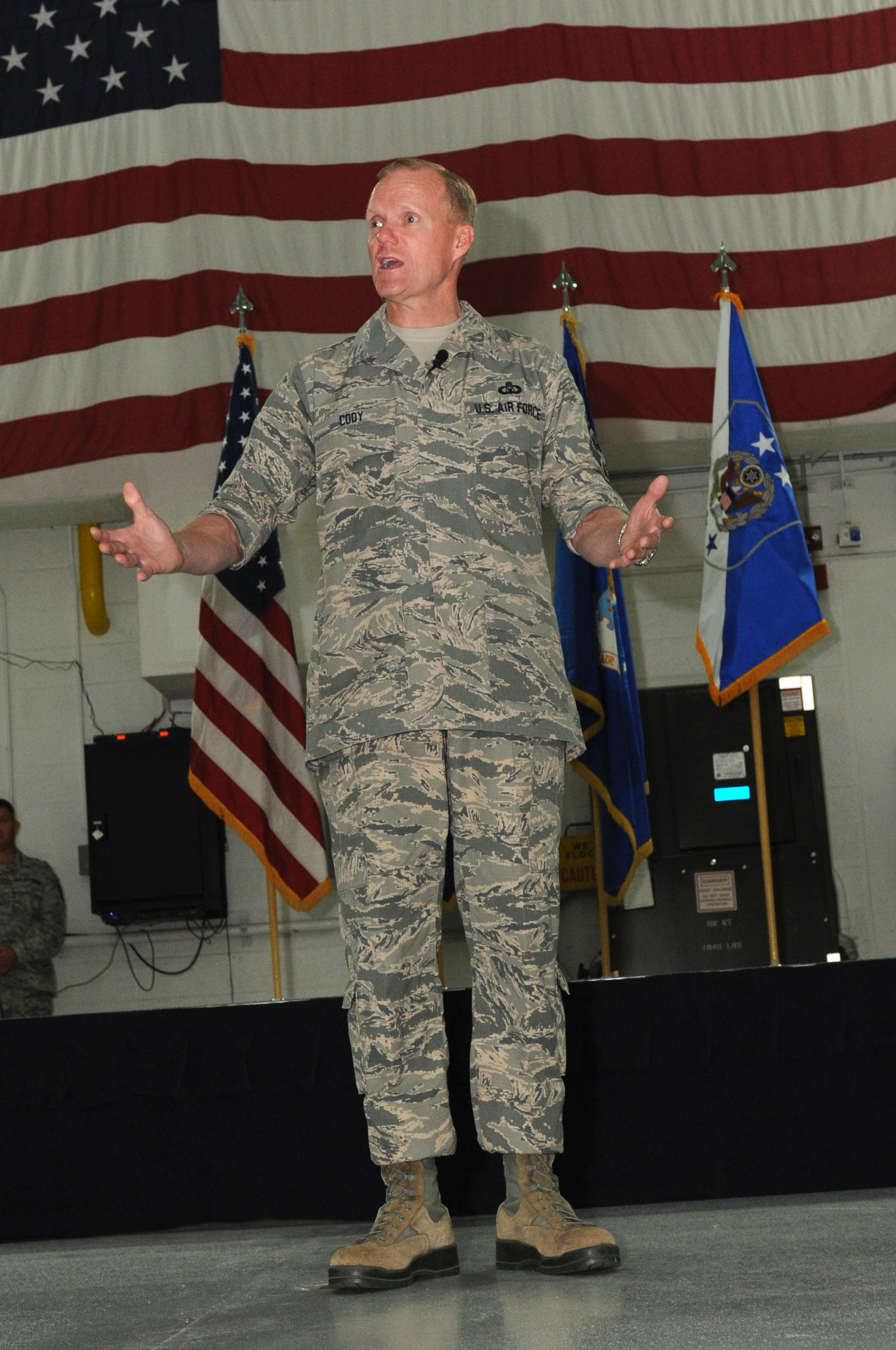 Air Force's top enlisted leader visits Hancock Field > Air National ...