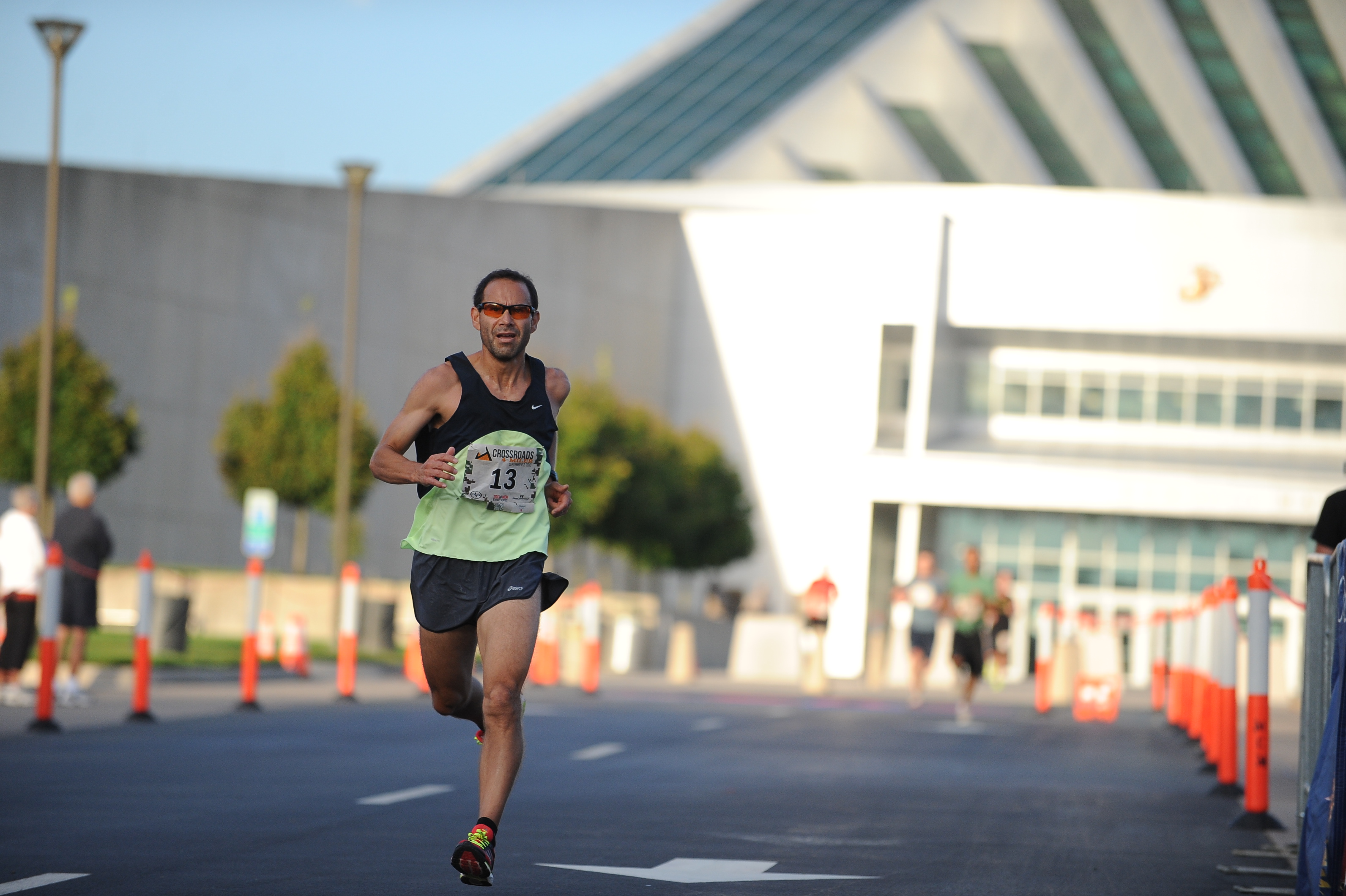 More than 400 people run Crossroads 4-miler