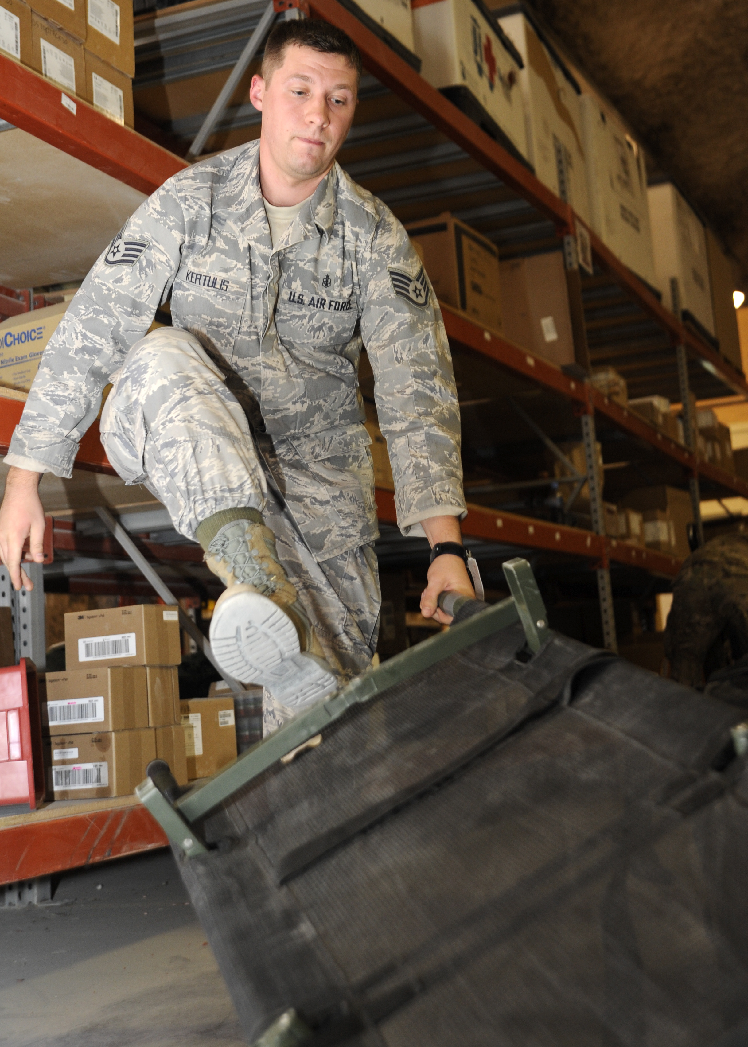 Forward medical teams train, provide critical care > Air Force Medical ...