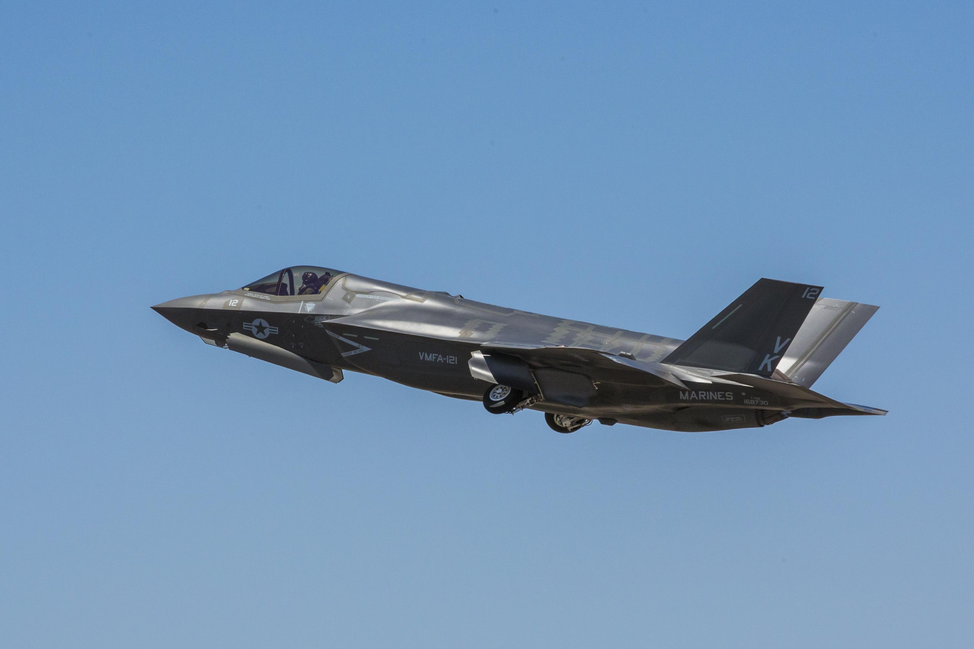 Simultaneous Launch of Four F-35B Lightning II Aircraft