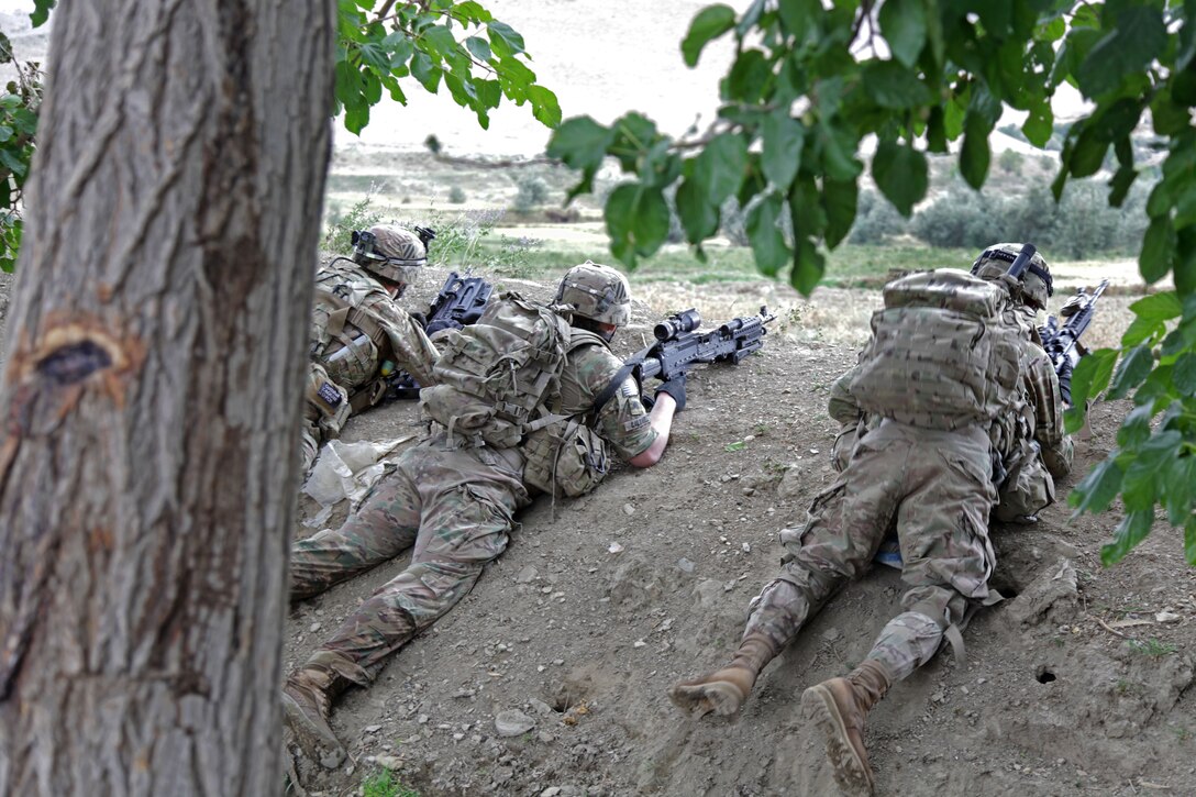 U.S. Army Staff Sgt. Kenton Gottshall, U.S. Army Spc. Brent Caldwell ...