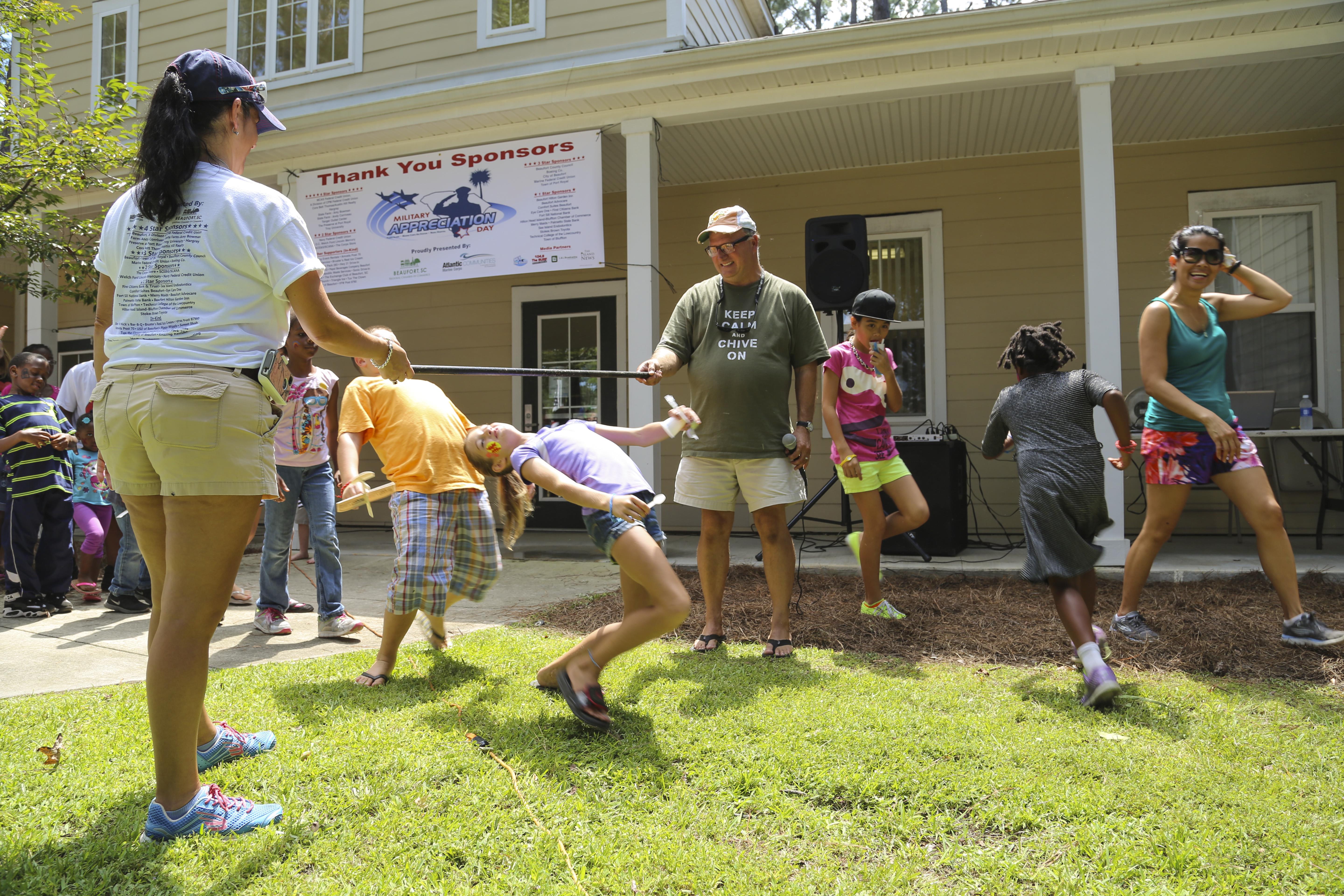 Family fun during Military Appreciation Day > United States Marine ...
