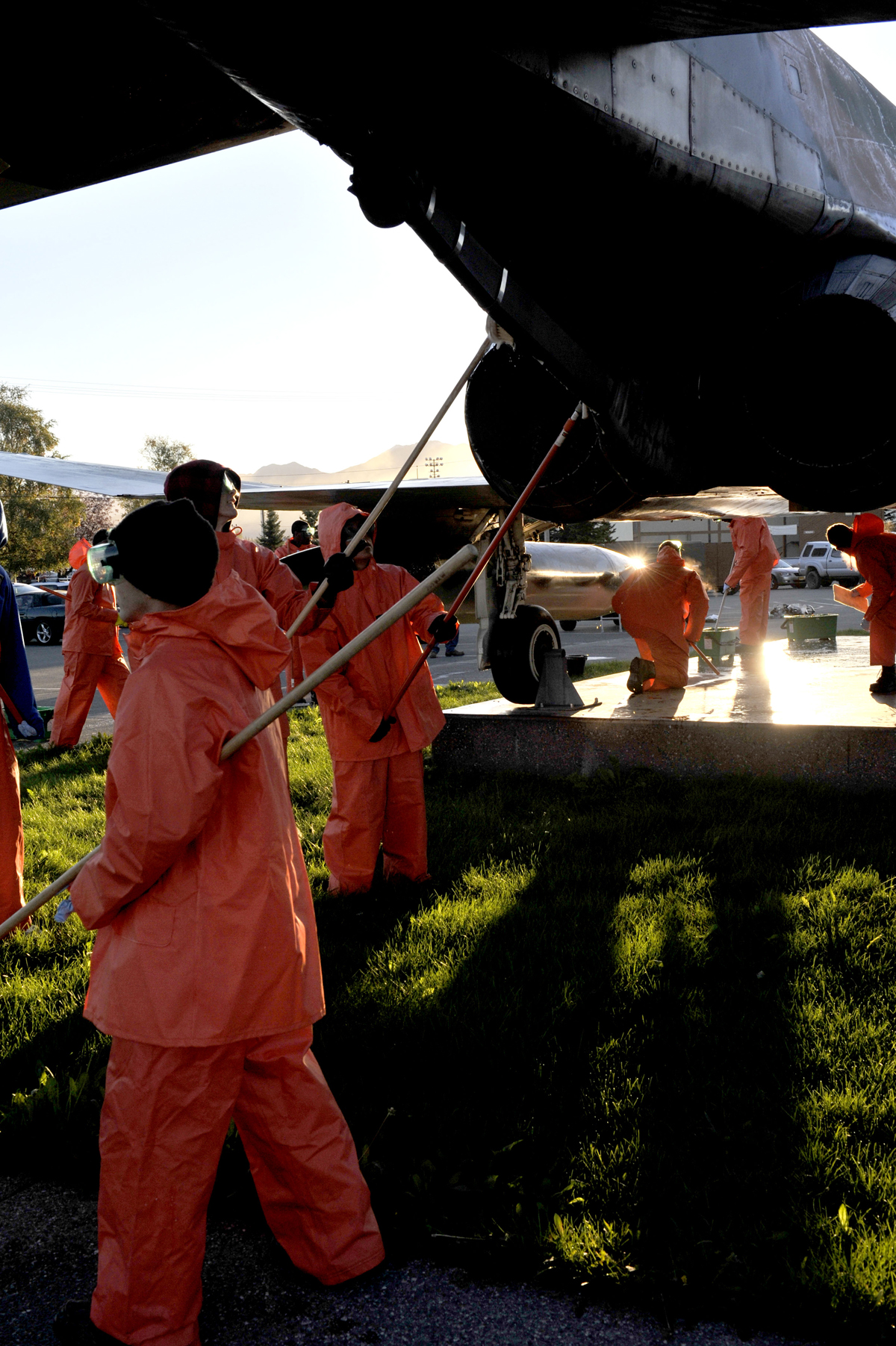 Airmen participate in bi-annual aircraft cleaning > Pacific Air Forces ...
