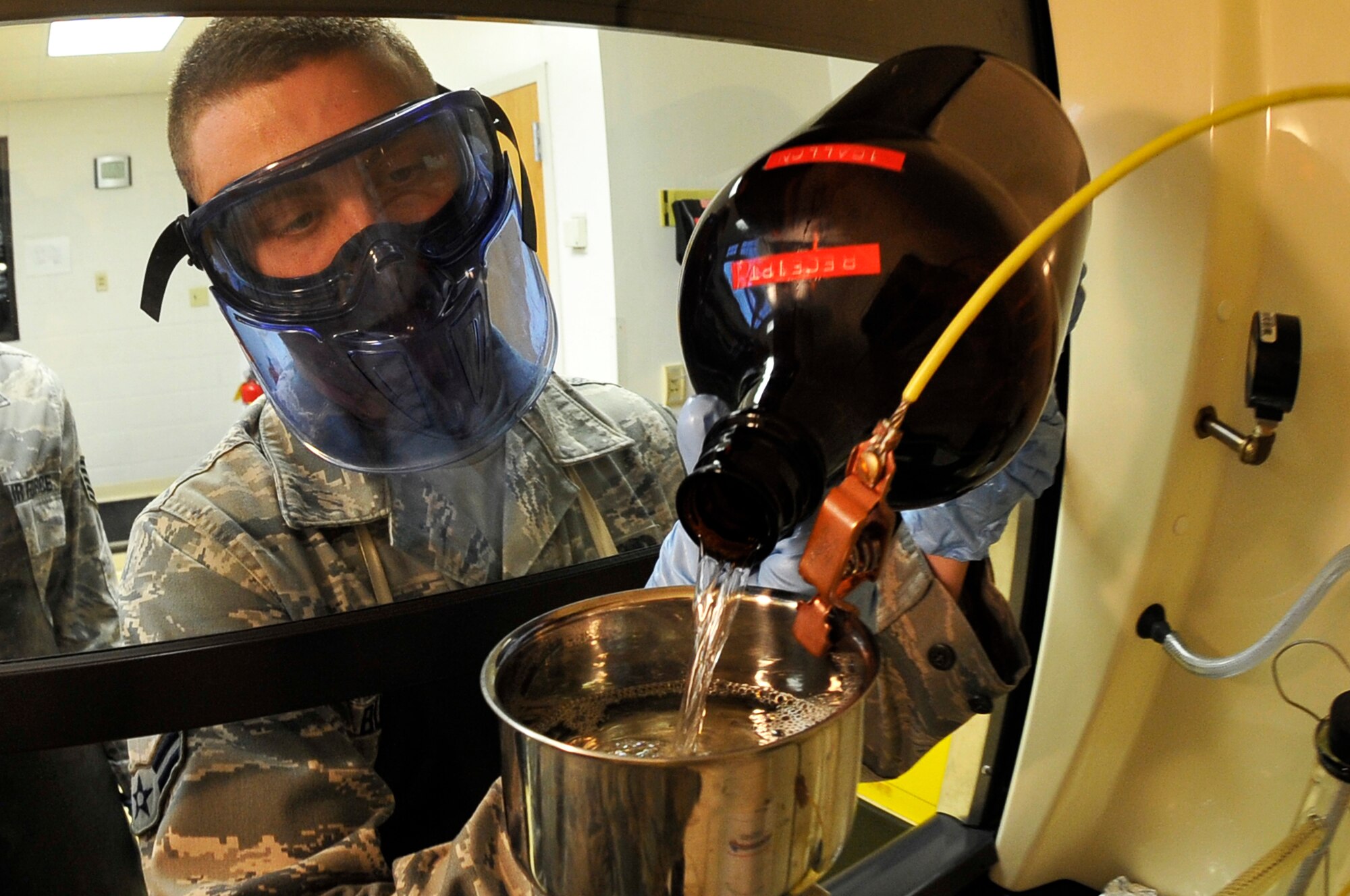 Airmen ensure jet fuel is top quality > Scott Air Force Base > News