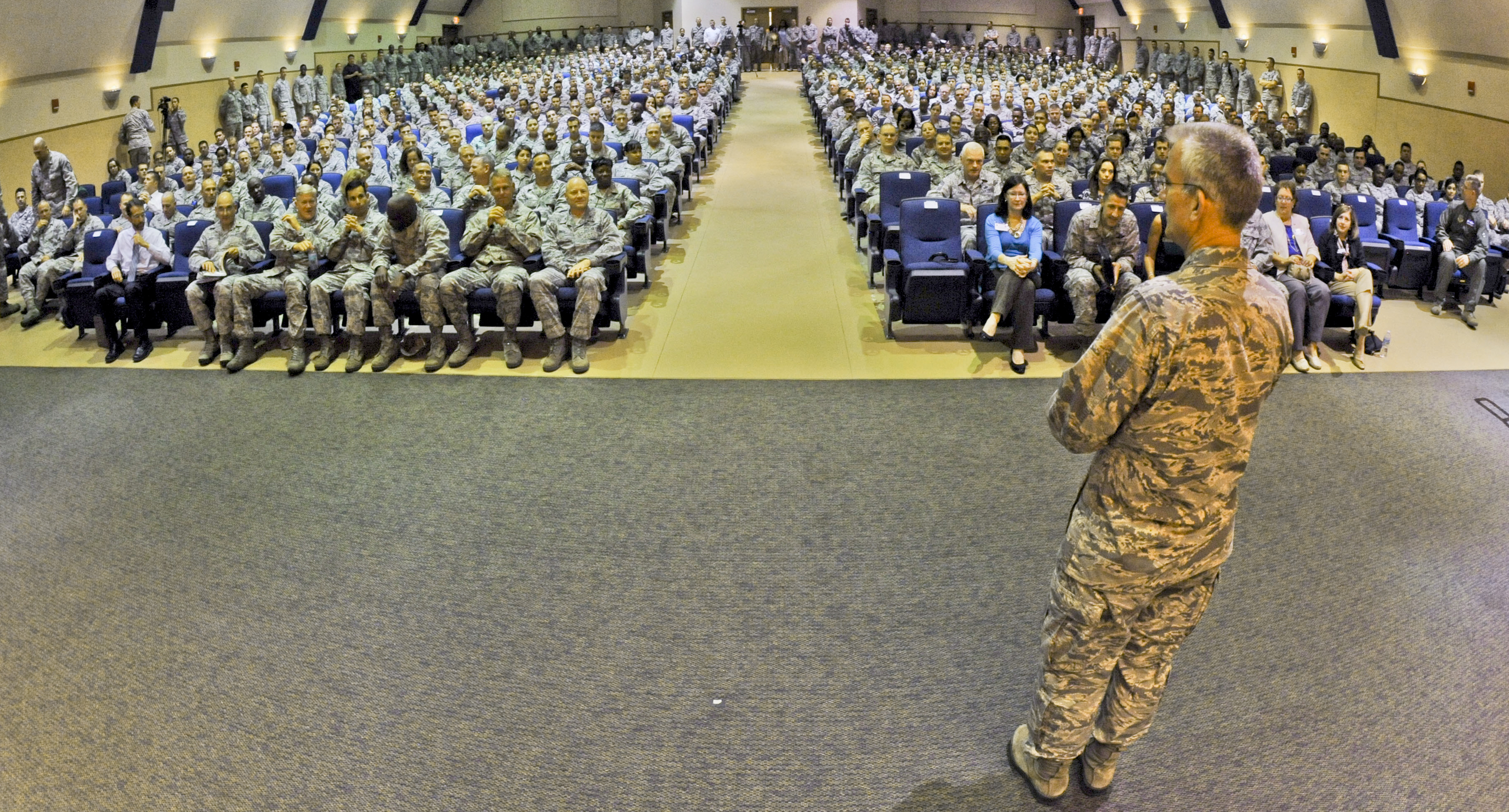 Selva challenges innovation at MacDill > MacDill Air Force Base ...