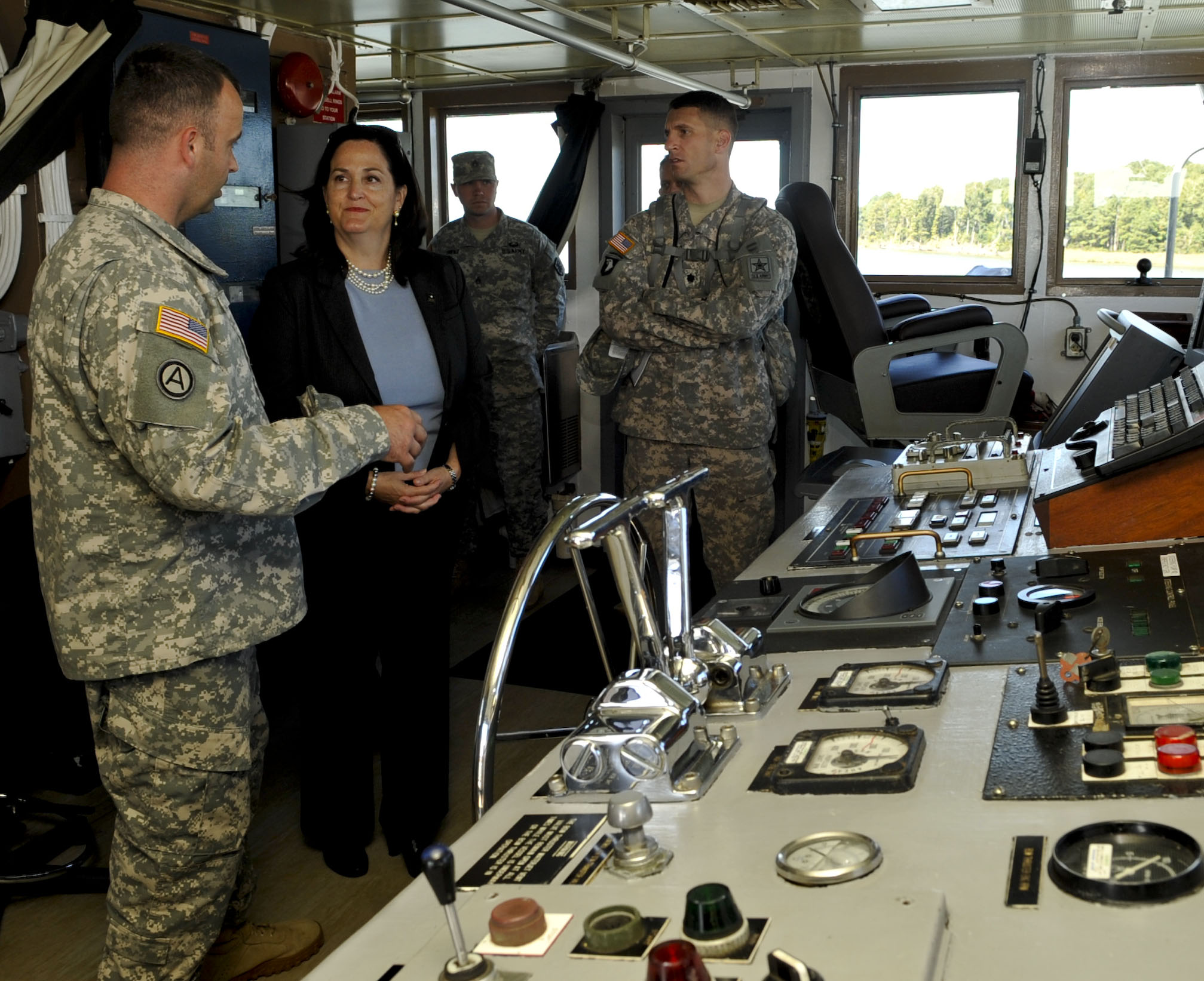 Army assistant secretary visits Fort Eustis > Joint Base Langley-Eustis ...