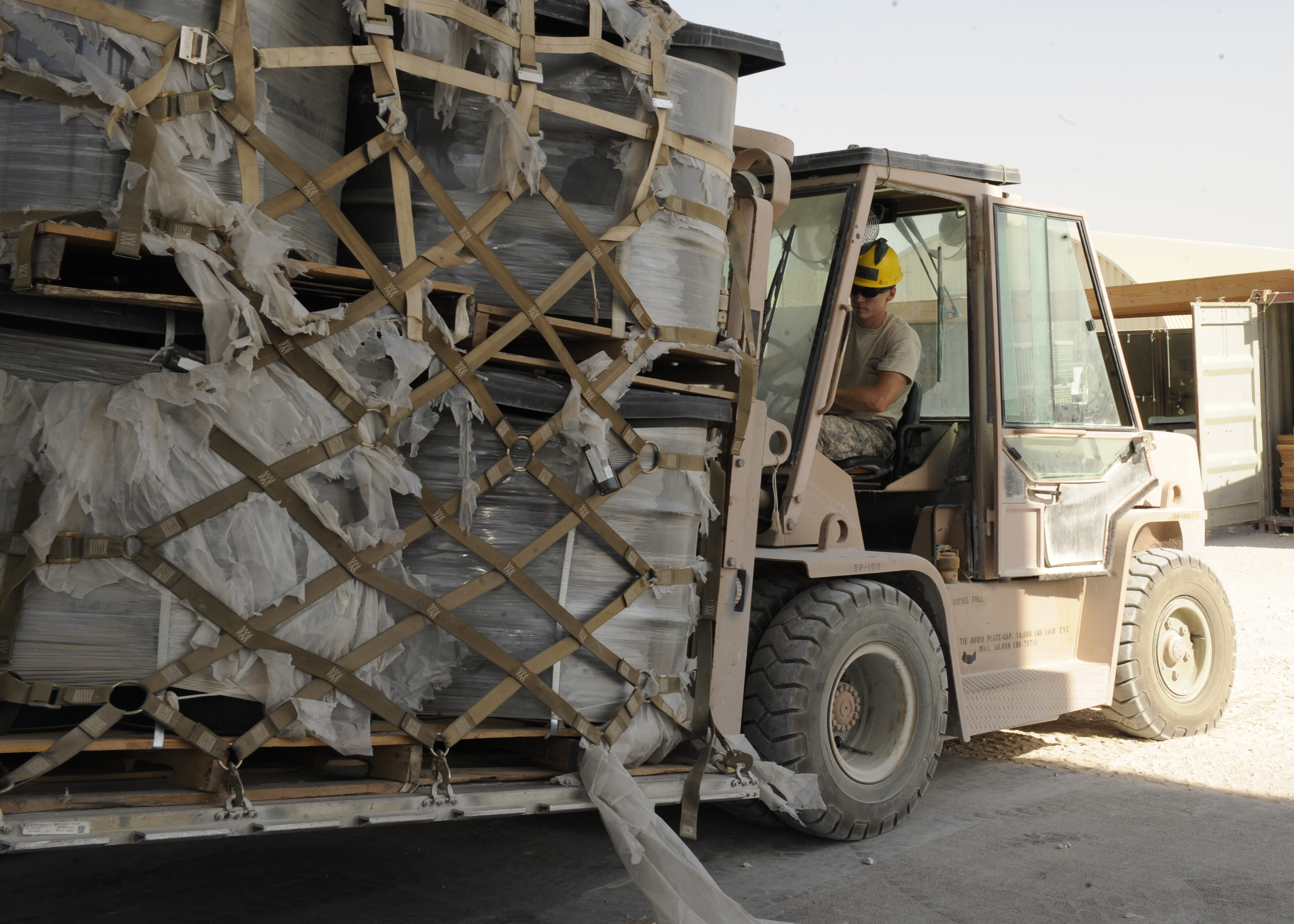 Army airdrop specialists "rig it up, ship it out" > U.S. Air Forces ...