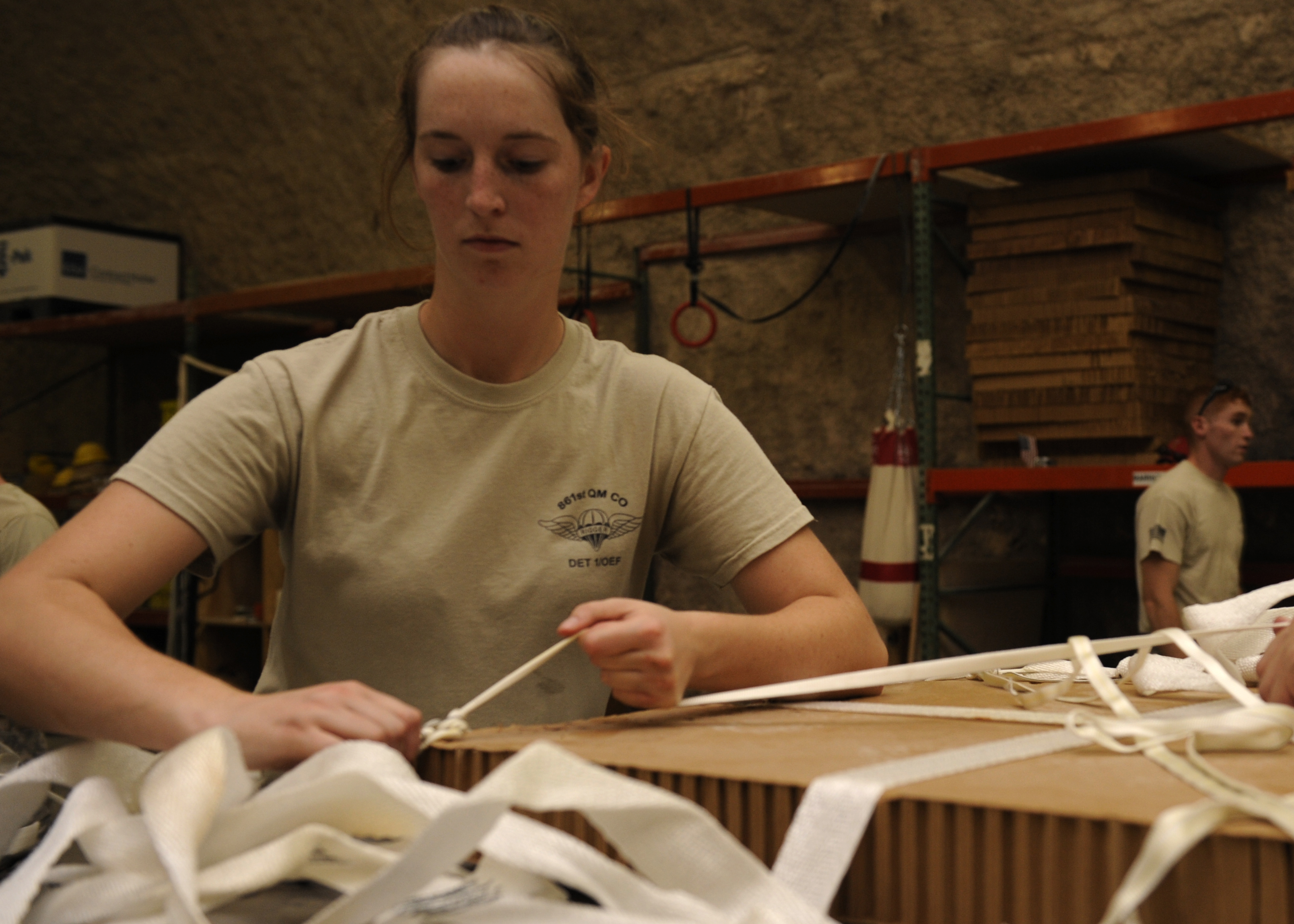 Army airdrop specialists "rig it up, ship it out" > U.S. Air Forces ...