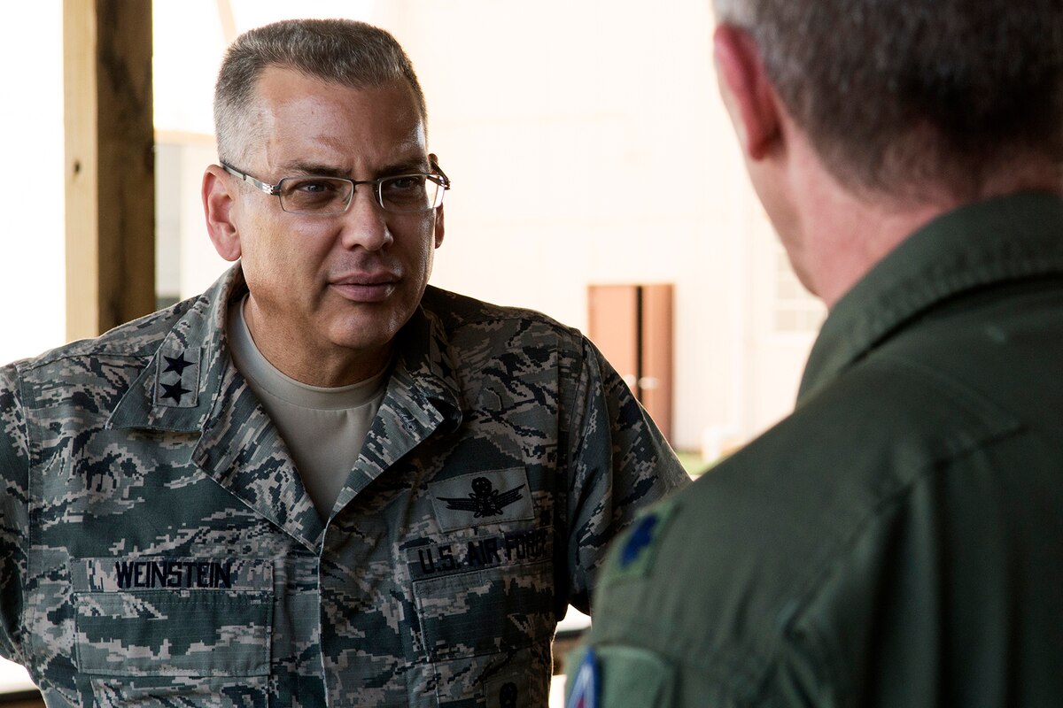 Maj. Gen. Weinstein visits the 307th Bomb Wing > 307th Bomb Wing ...