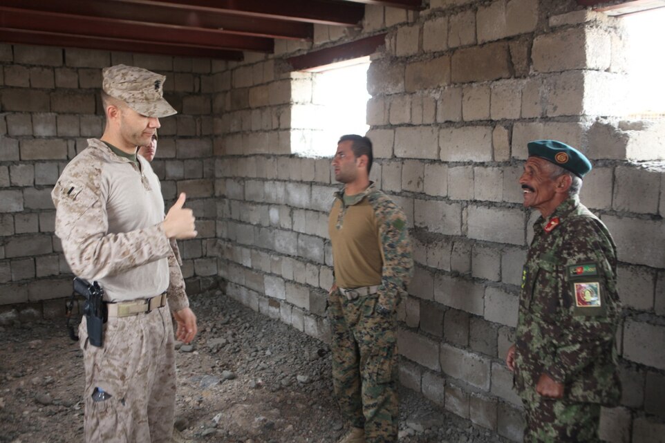 Navy team prepares Afghan medics to operate independently > I Marine ...