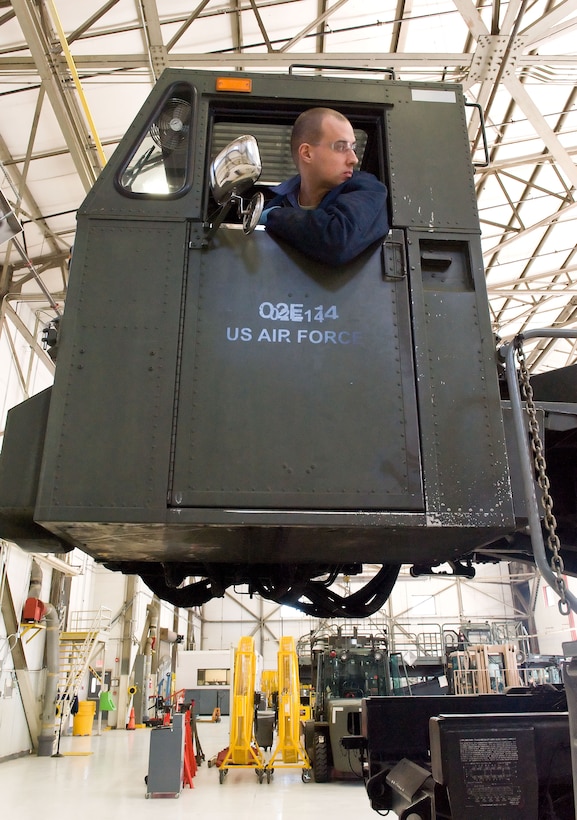 MHE Section Preps Tunner 60K for Shipment