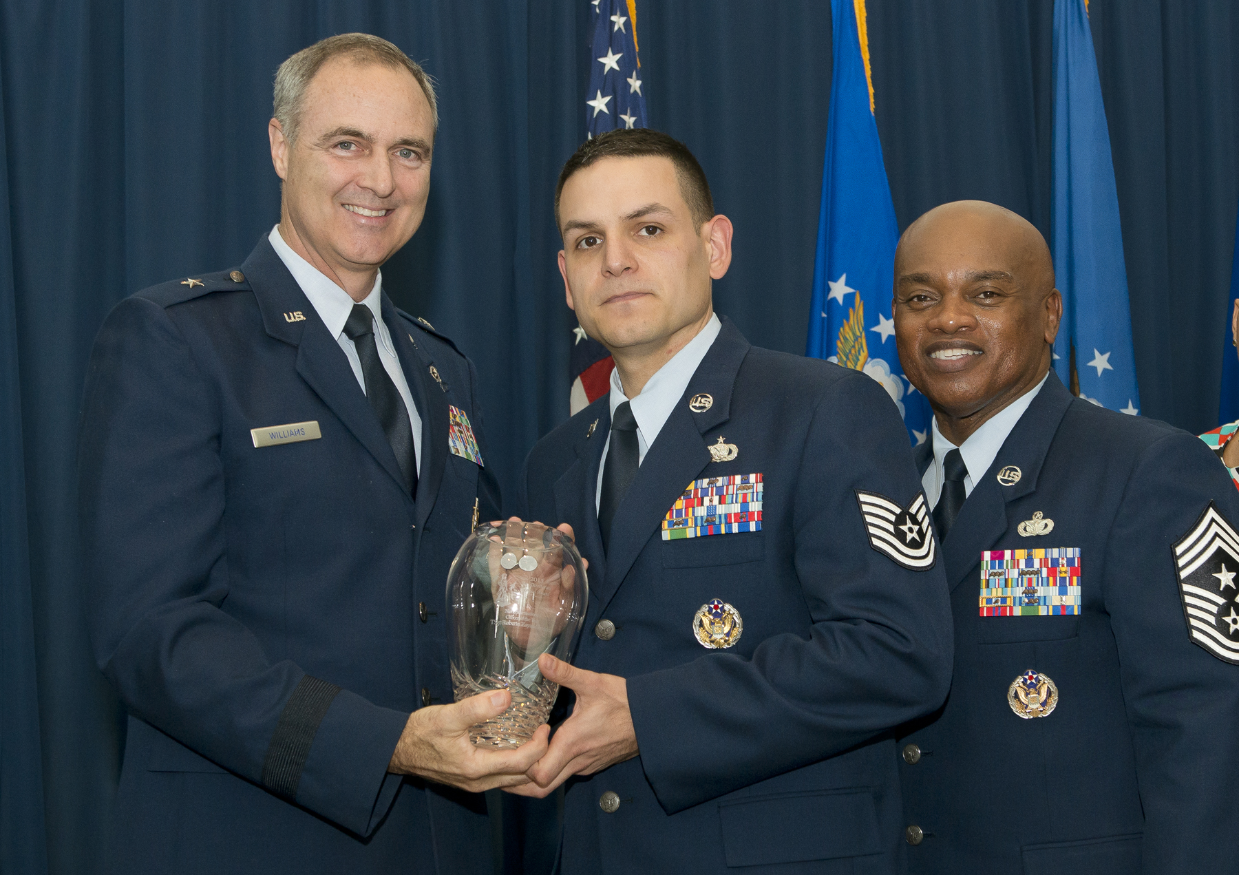 2013 ANGRC annual award winners recognized > Air National Guard ...