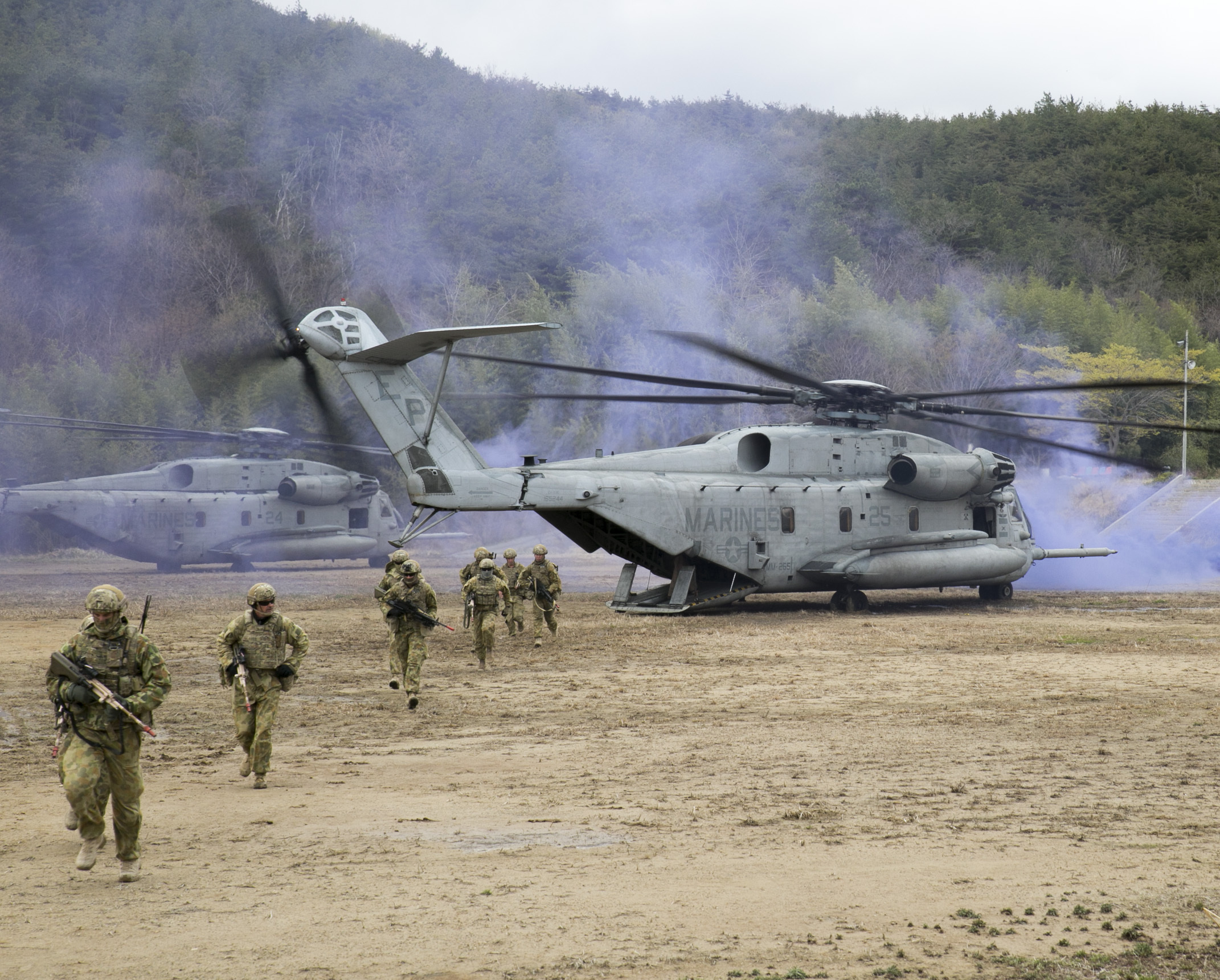 Aussies, U.S. Marines conduct vertical assaults