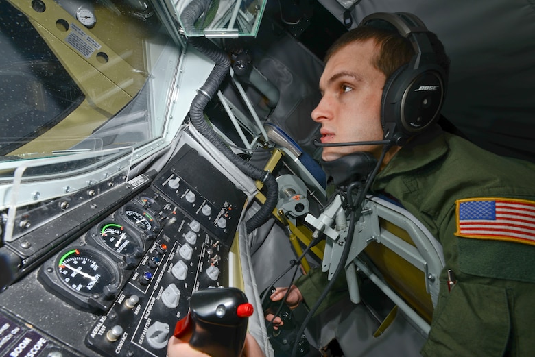 KC-135 trainers keep aircrew mission ready > Air Mobility Command > Display