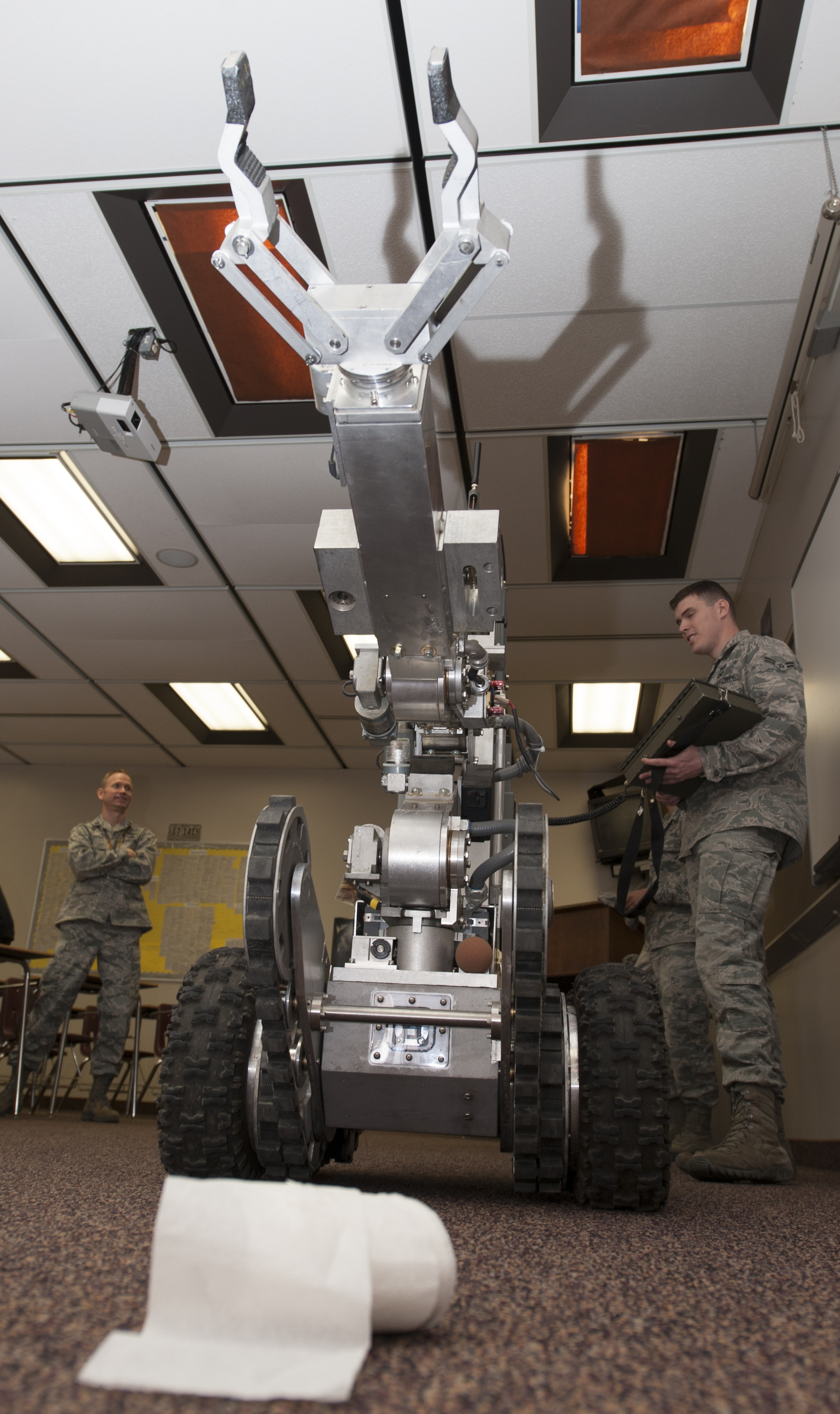 EOD teaches new generation > Minot Air Force Base > Article Display